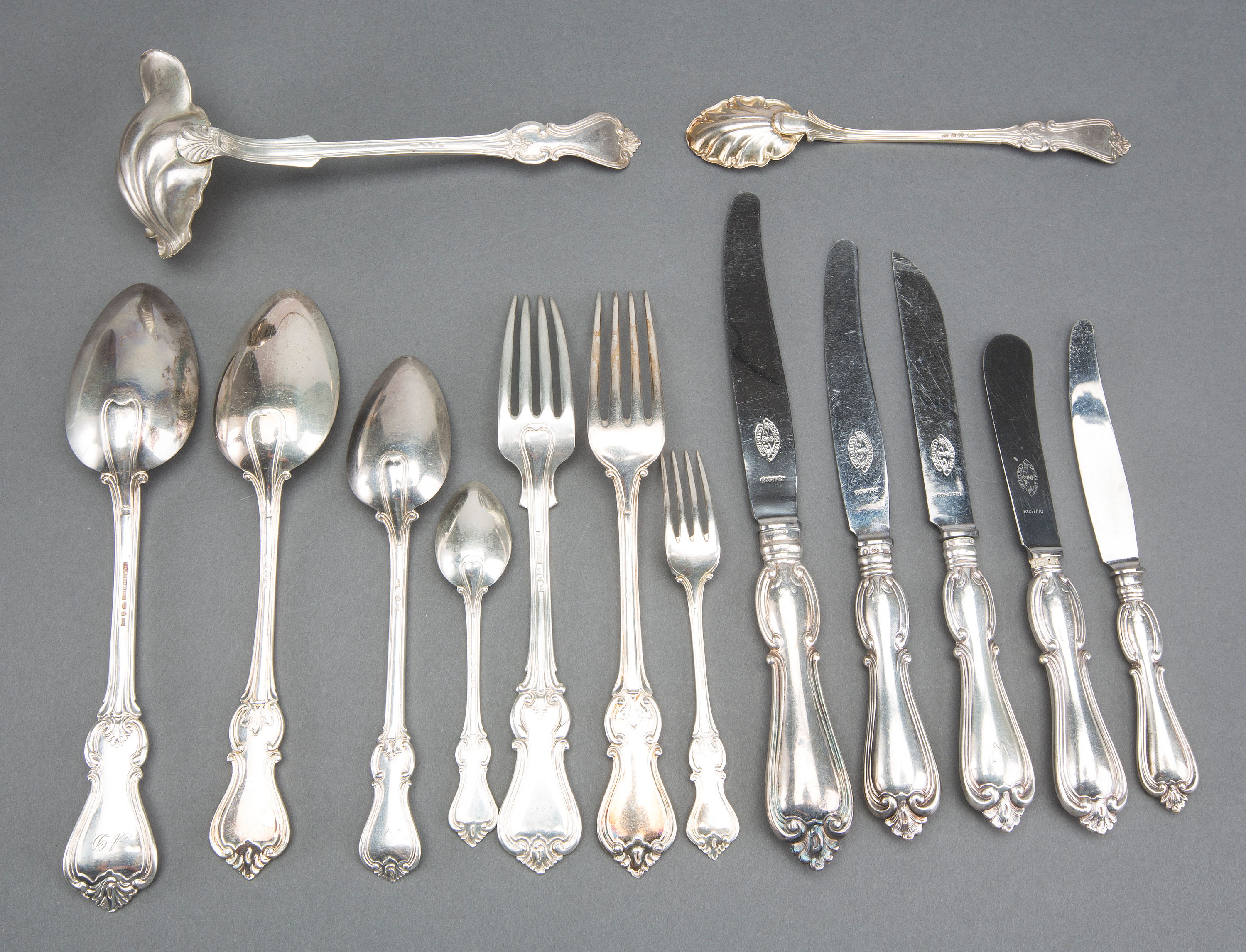 A SET OF 76 PIECES SWEDISH SILVER CUTLERY, Stockholm 1940's. - Bukowskis