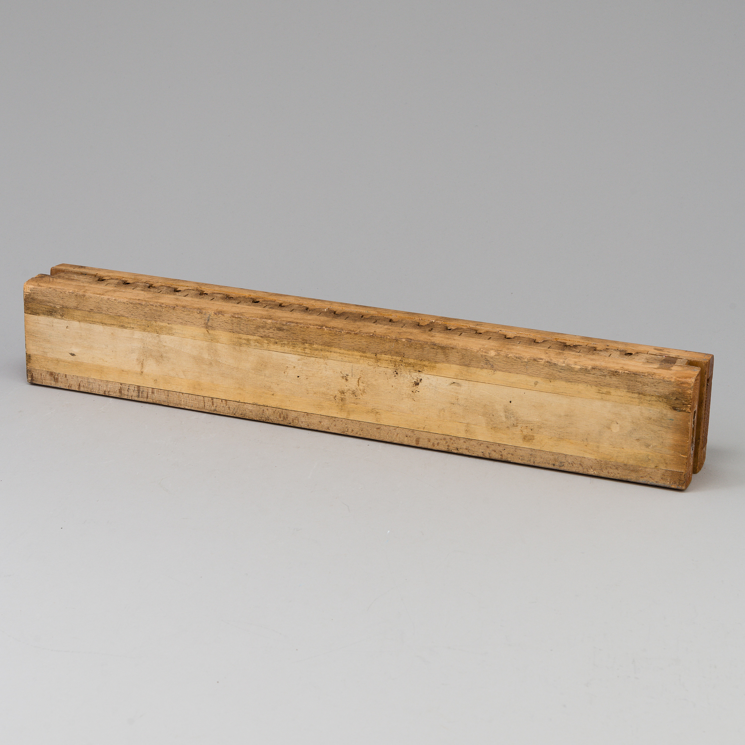 A mid 20th century cigar press. - Bukowskis