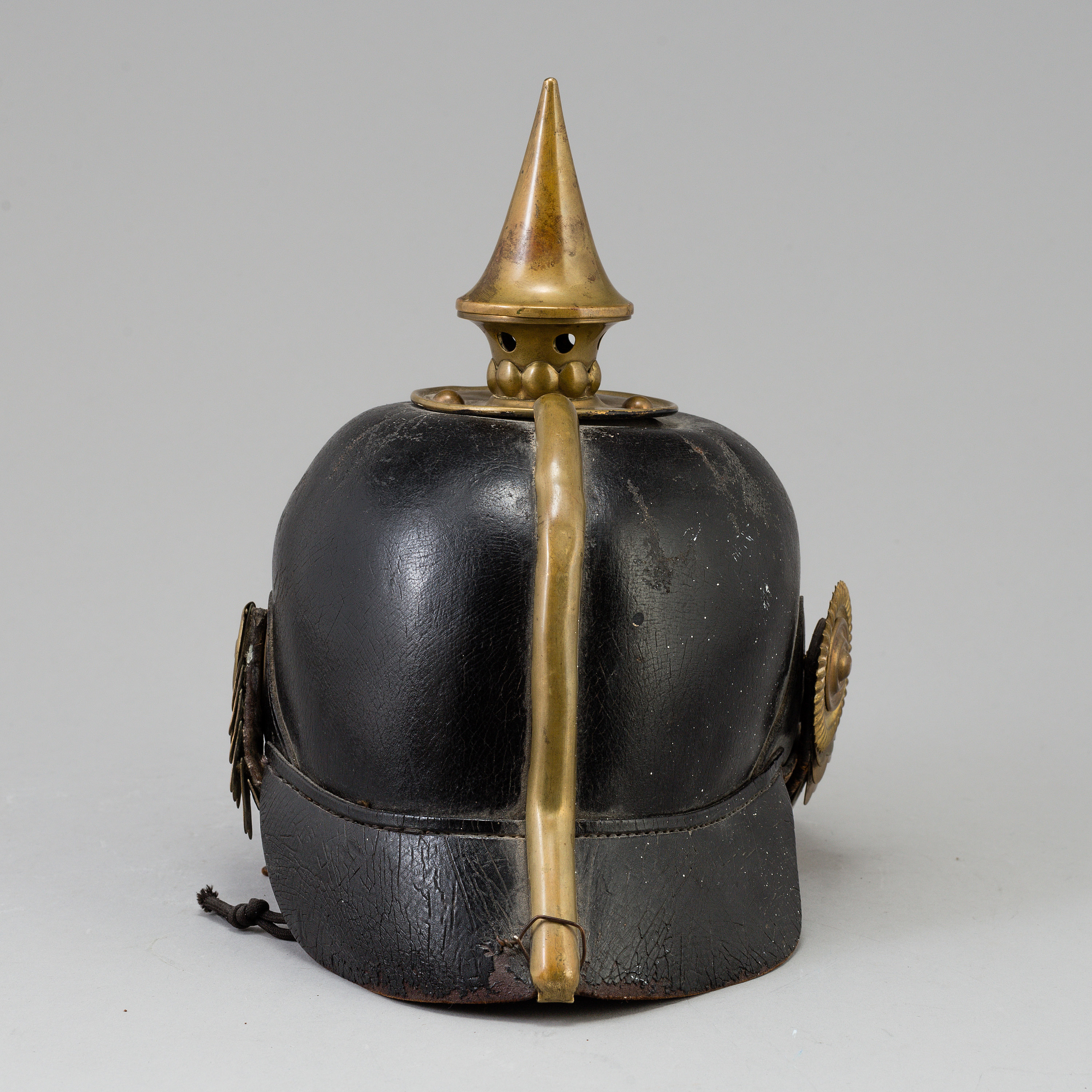 A Swedish Royal military helmet m/ 1894, early 20th century. - Bukowskis