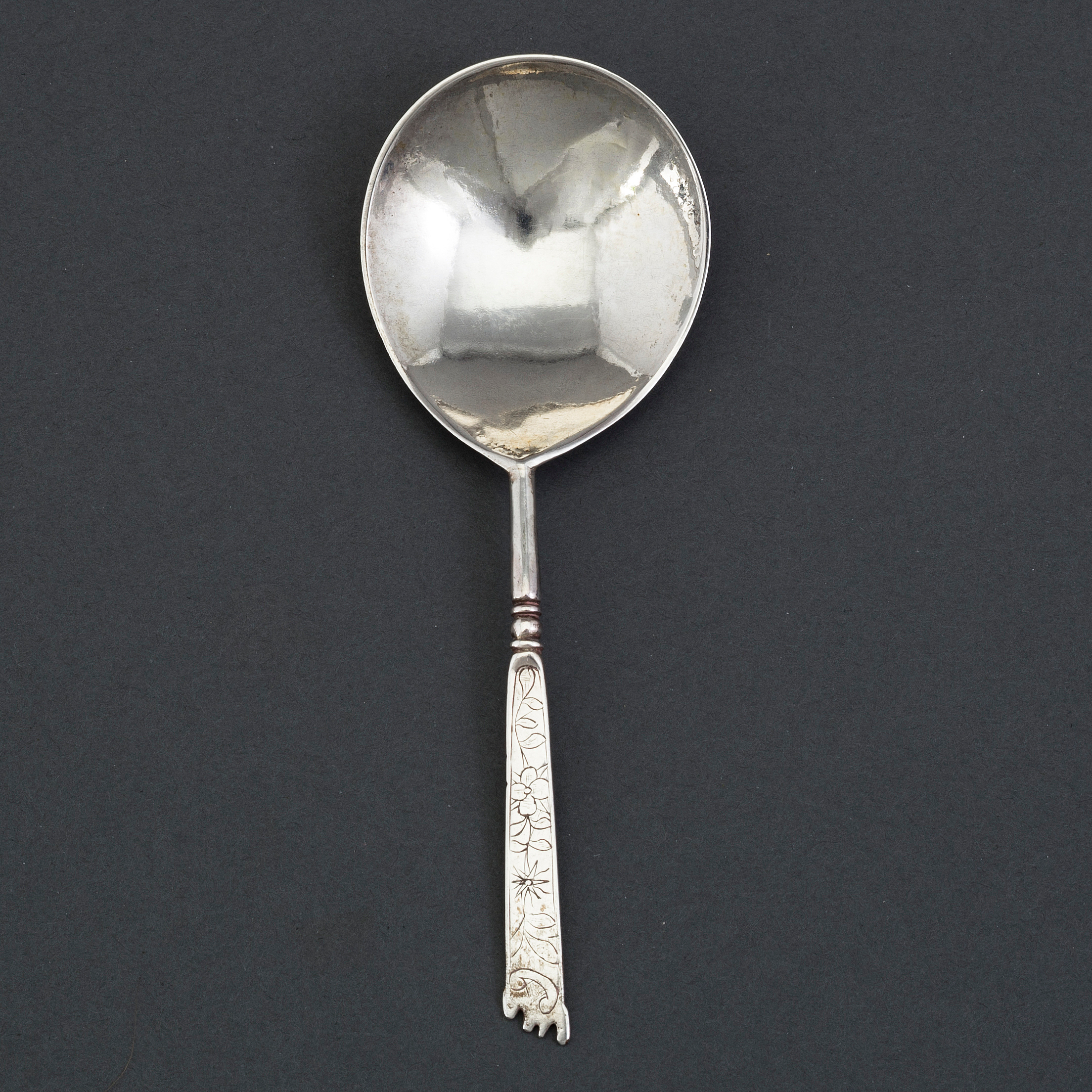 A Norwegian 17th century silver spoon. - Bukowskis