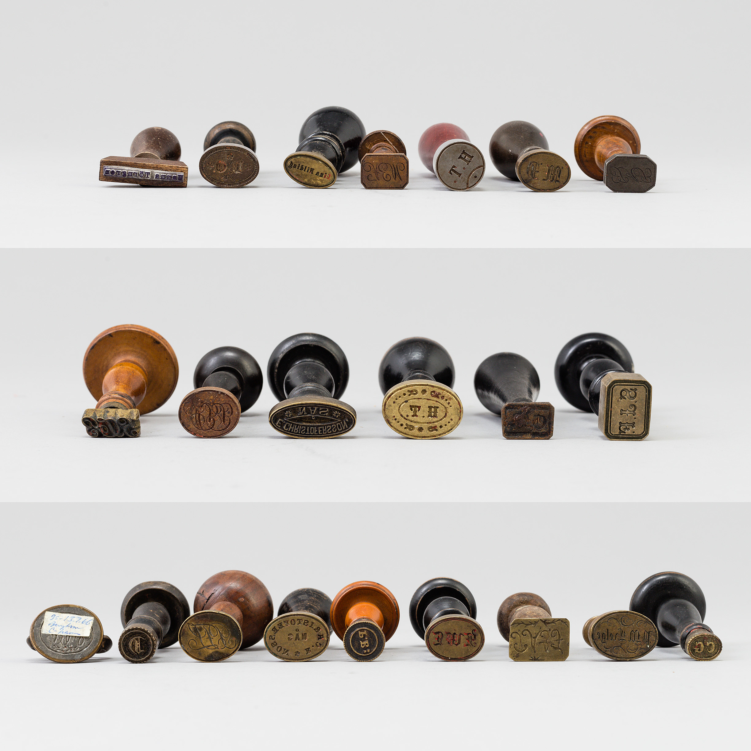 A collection of 22 seals, 19th century and 20th century. - Bukowskis