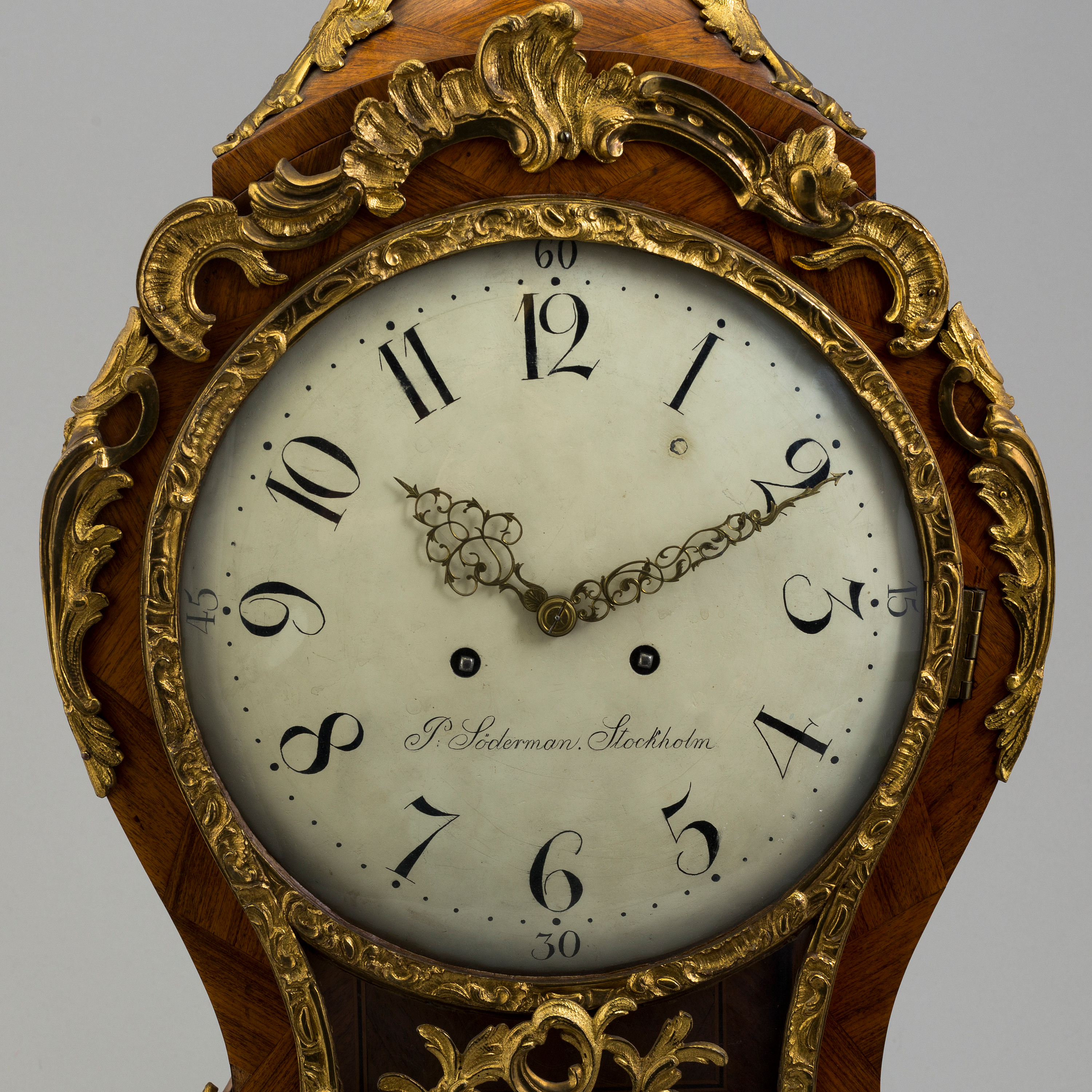 A Rococo/Rococo-style 18th/19th century mantel clock. - Bukowskis