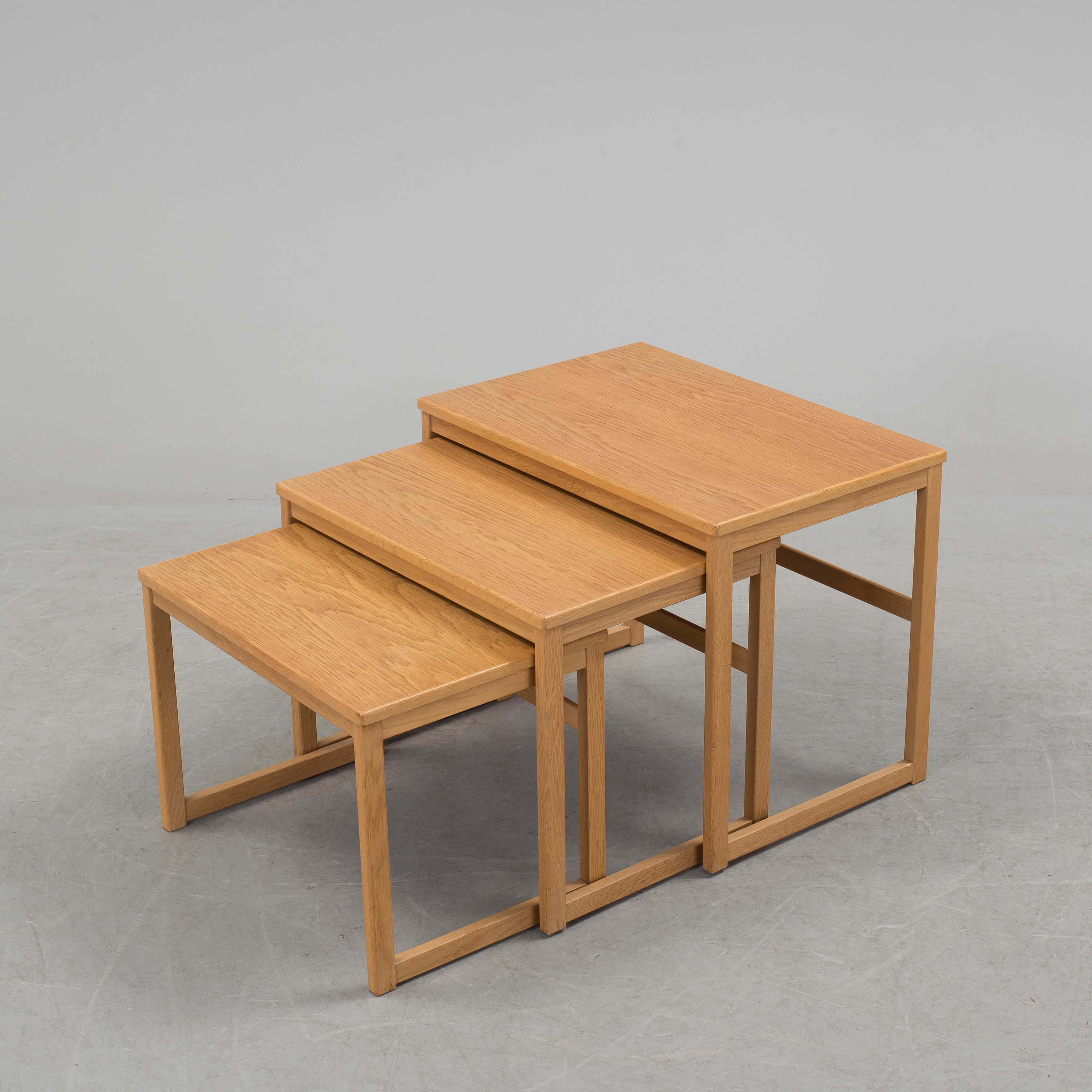 Three Svante Skogh oak table from Säffle Möbelfabrik, 1960´s. - Bukowskis