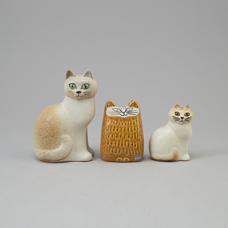 LISA LARSON, three stoneware cat figurines from Gustavsberg. - Bukowskis