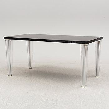 A "Tip Top" dining table by Philippe Starck for Kartell. - Bukowskis