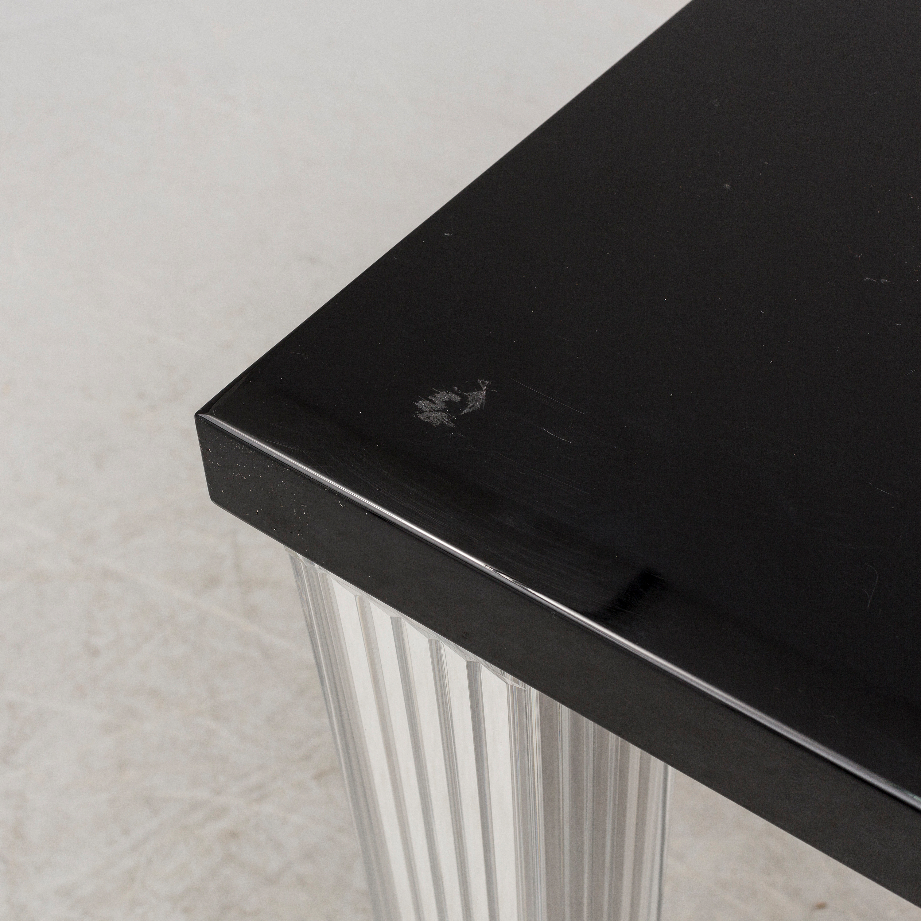 A "Tip Top" dining table by Philippe Starck for Kartell. - Bukowskis