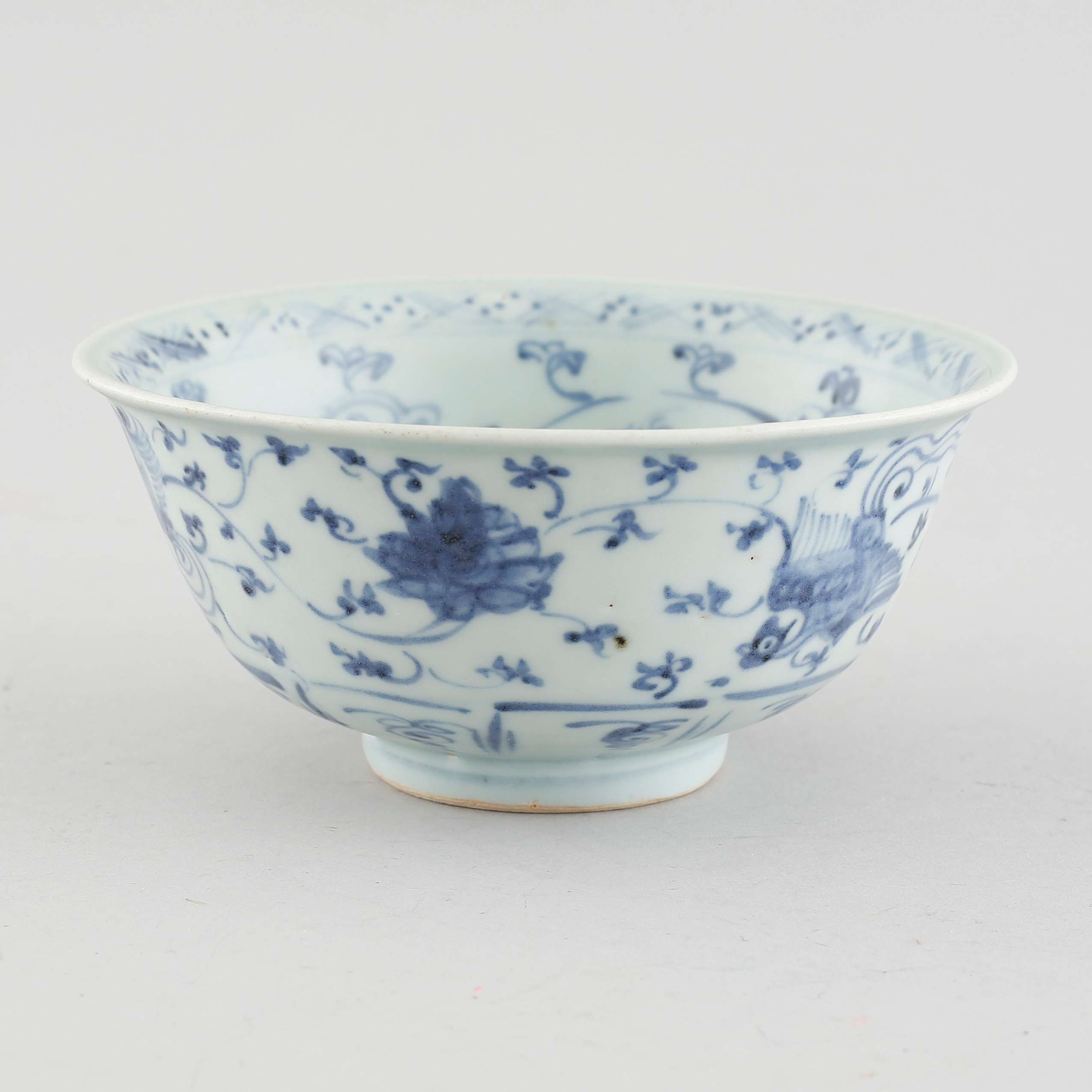 A Chinese porcelain bowl, Ming dynasty (1368-1644). - Bukowskis