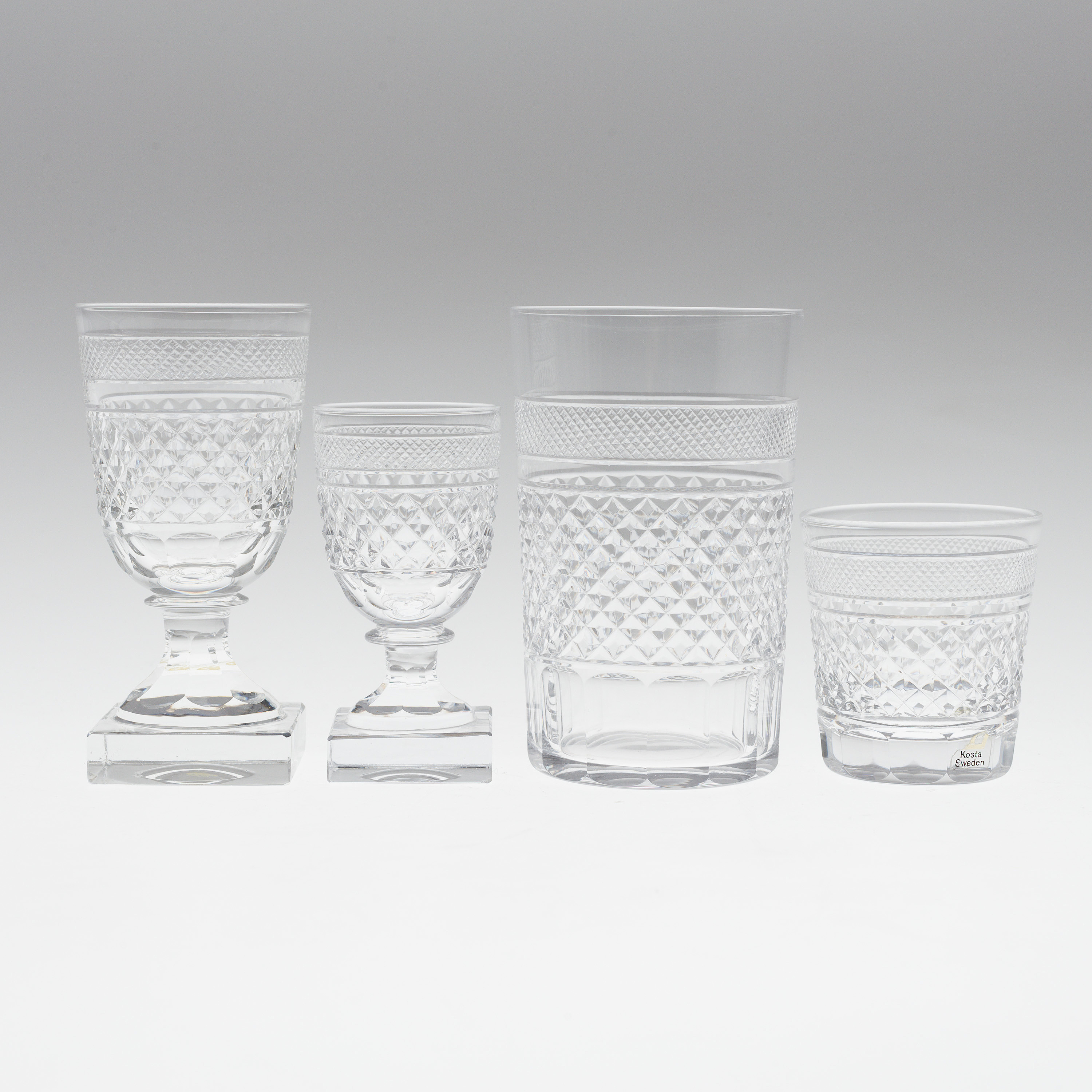ELIS BERGH, a 51 piece 'Kent' glass service from Kosta. - Bukowskis