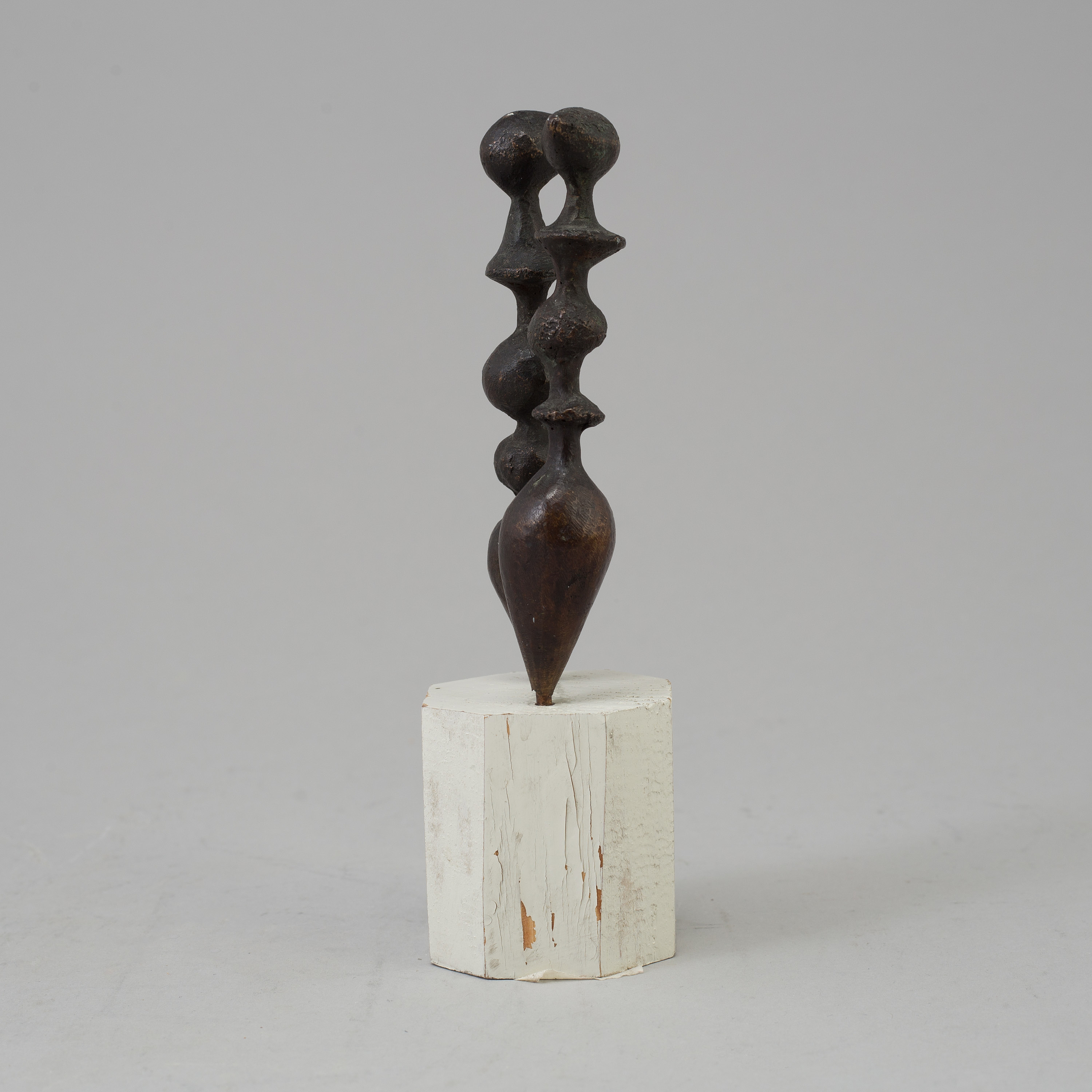 A bronze sculpture by Knut Erik Lindberg, signed and dated -70. - Bukowskis