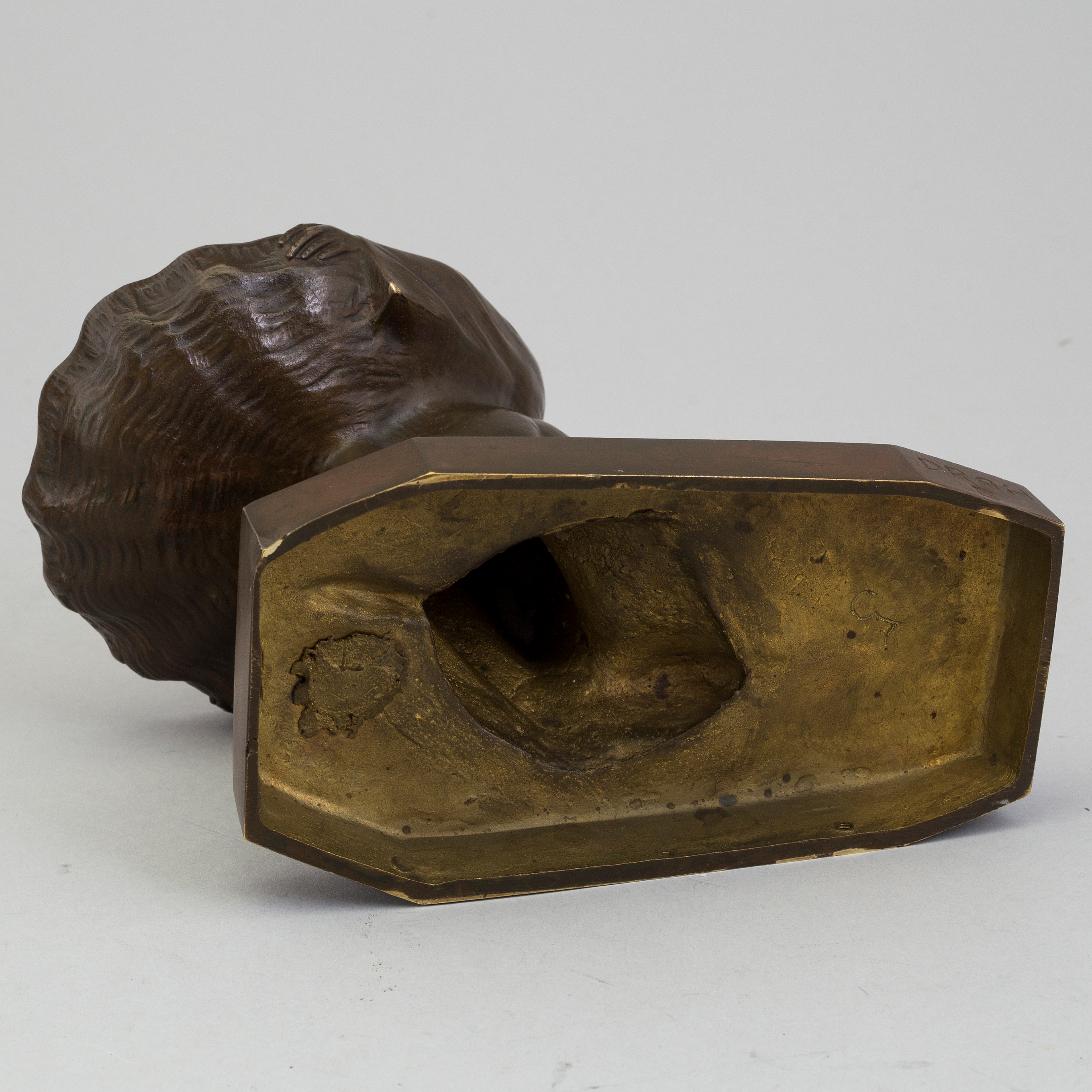 Max Drah (1879 - ?) Bronze sculpture of a kneeling woman with basin ...