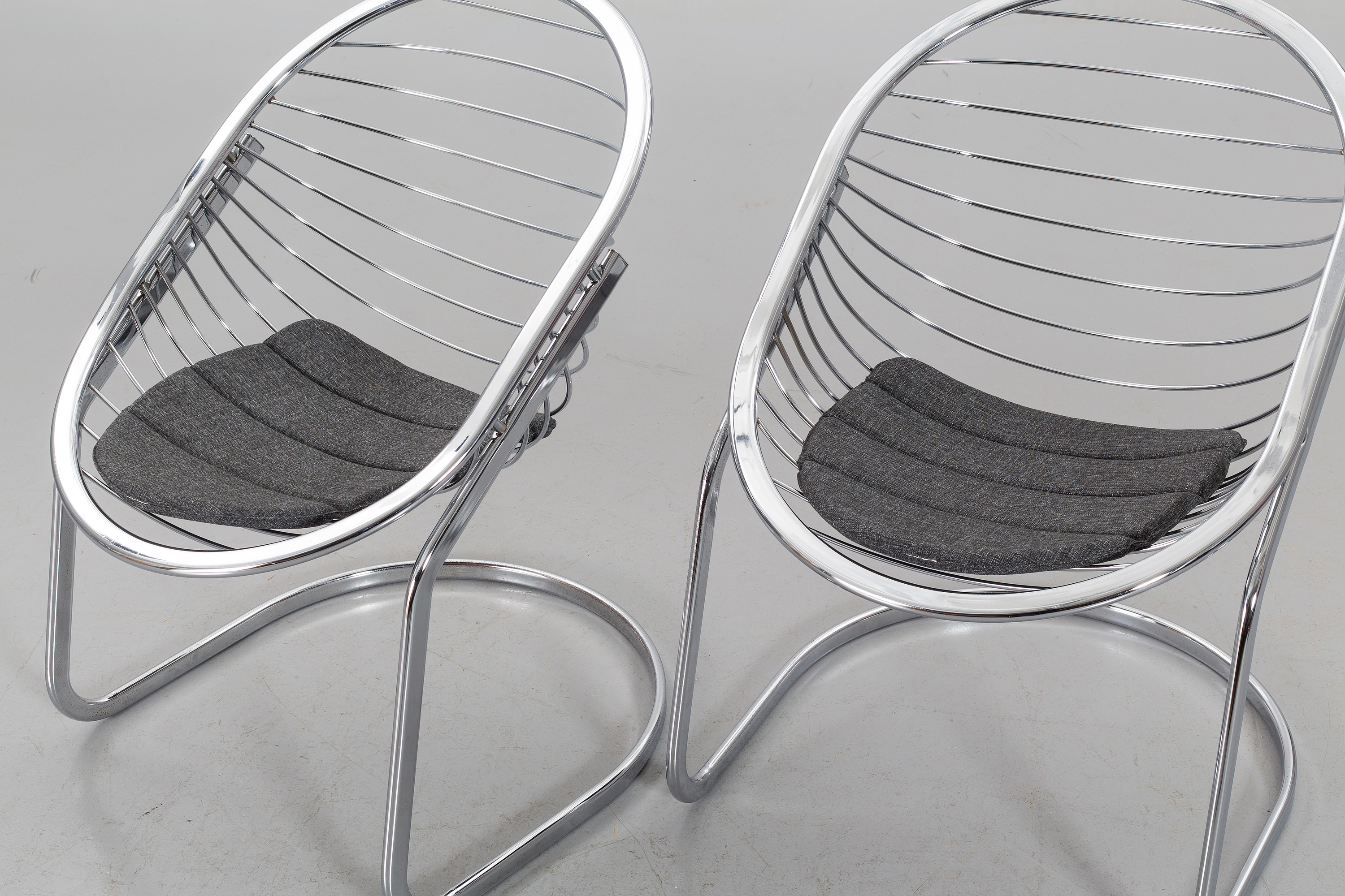 TWO GASTONE RINALDI CHAIRS. - Bukowskis