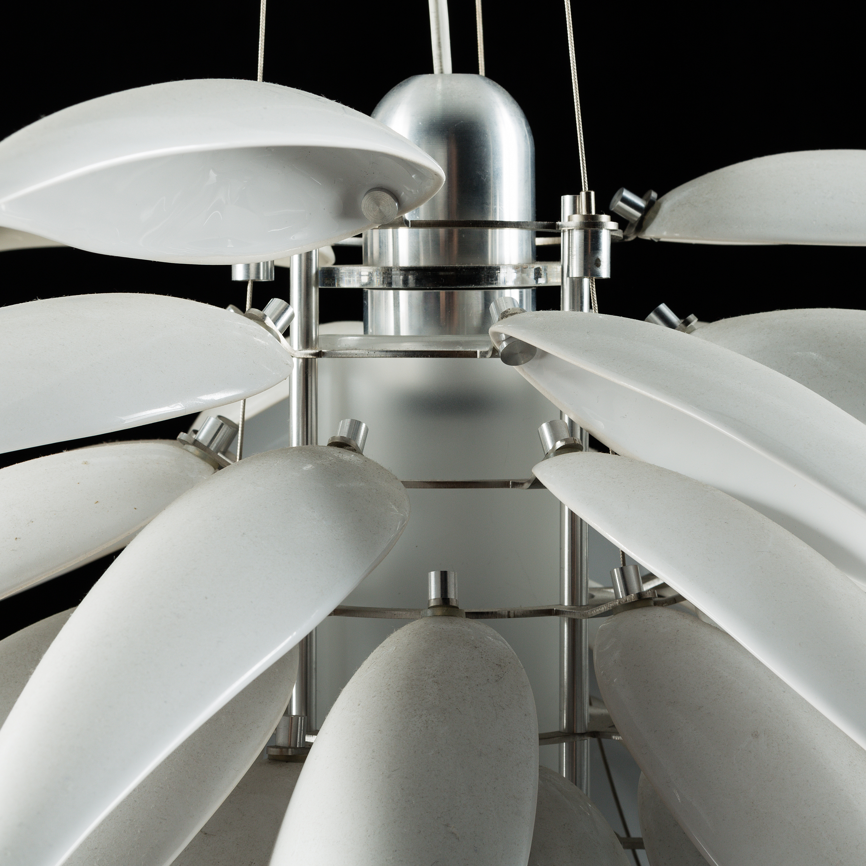 JEREMY COLE, taklampa "Aloe Blossom". - Bukowskis