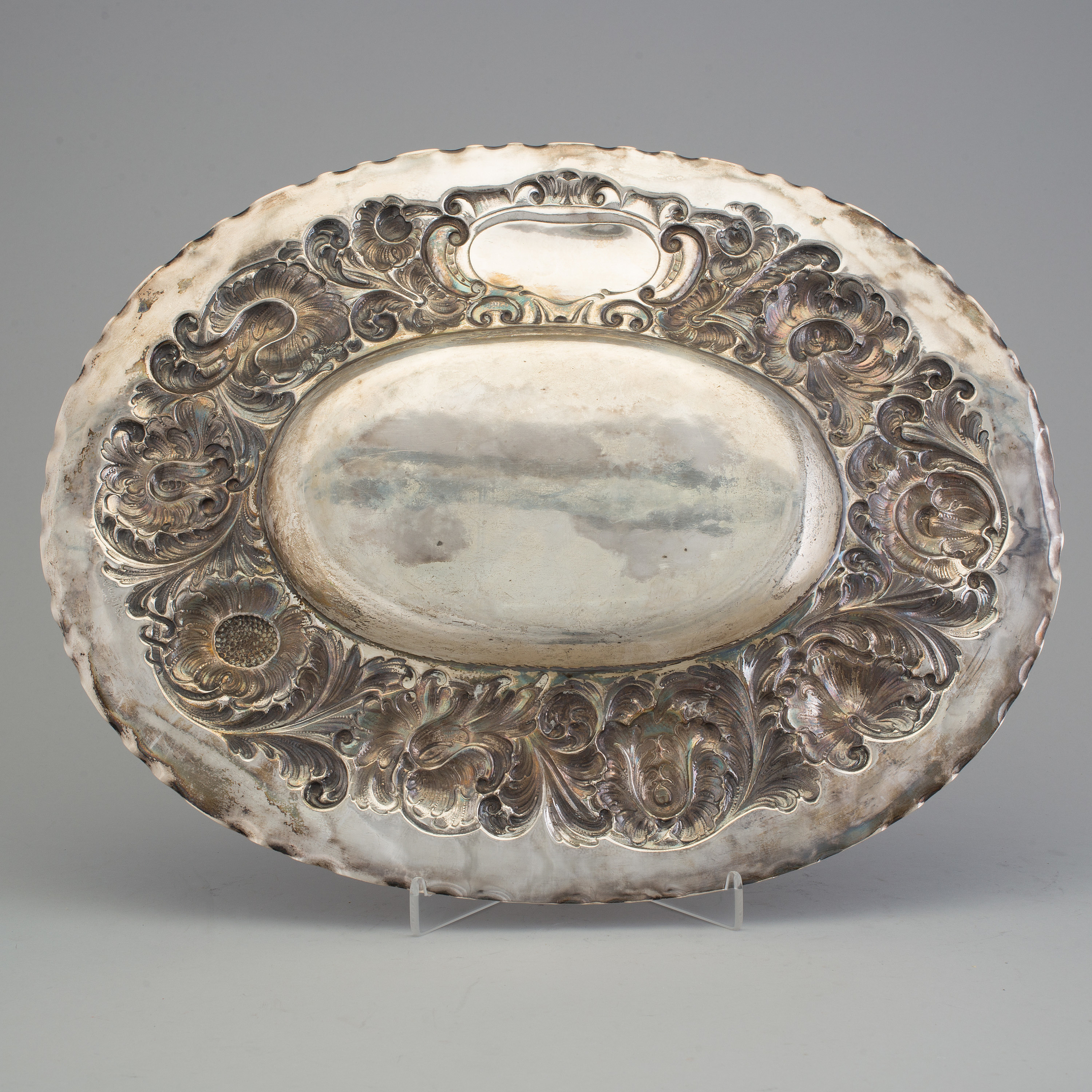 A silver barrel by BH EDLUND,Stockholm, 1940. - Bukowskis