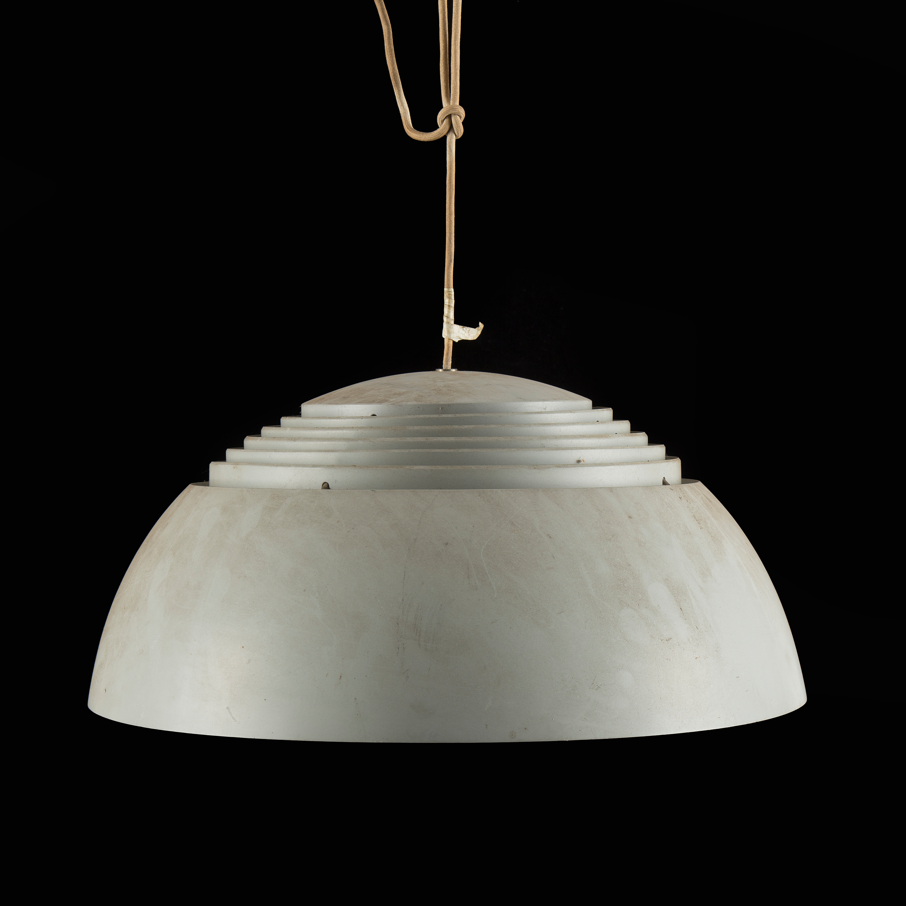 ARNE JACOBSEN, taklampa, "AJ Pendel", Louis Poulsen. - Bukowskis