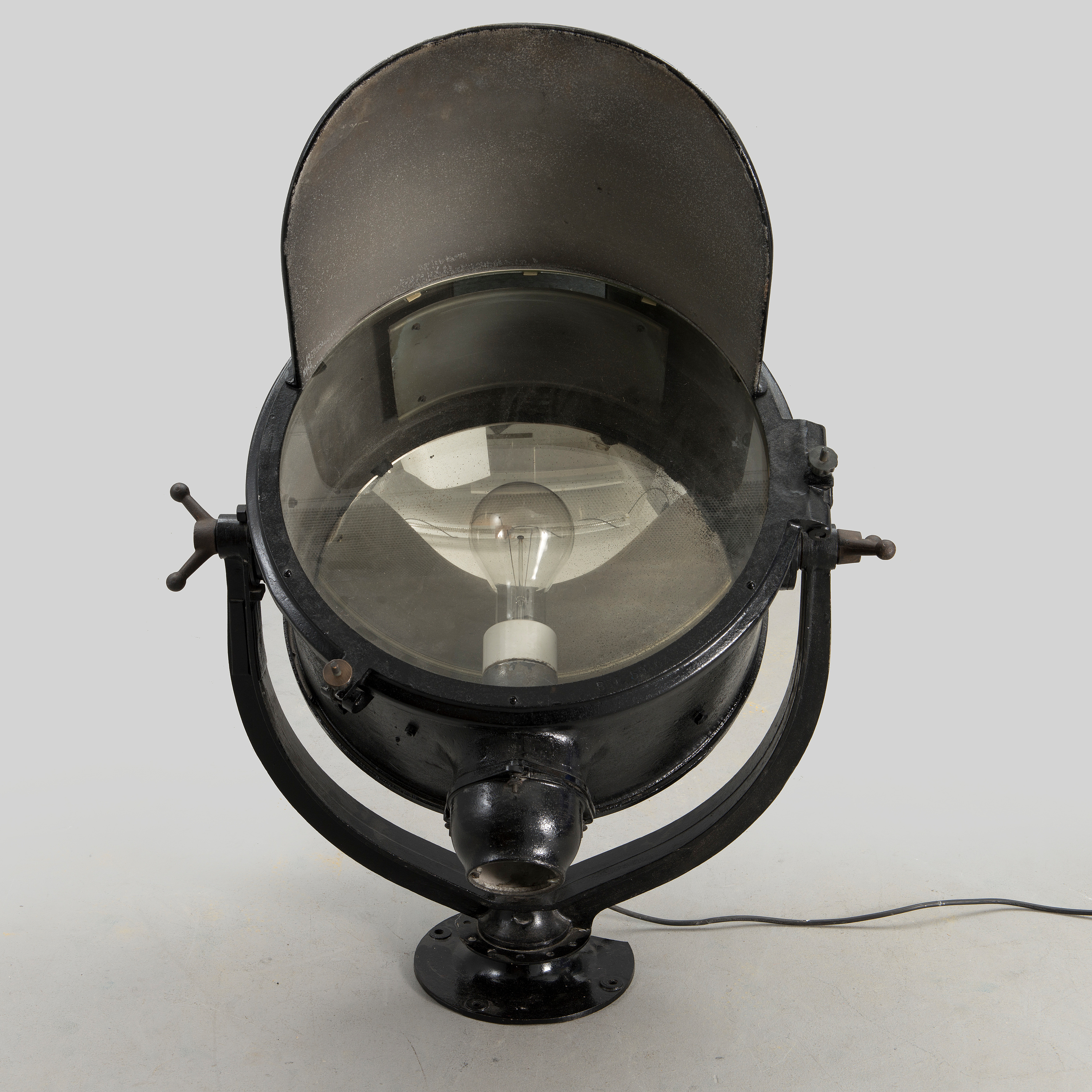 Searchlight, the first half of the 20th century. - Bukowskis