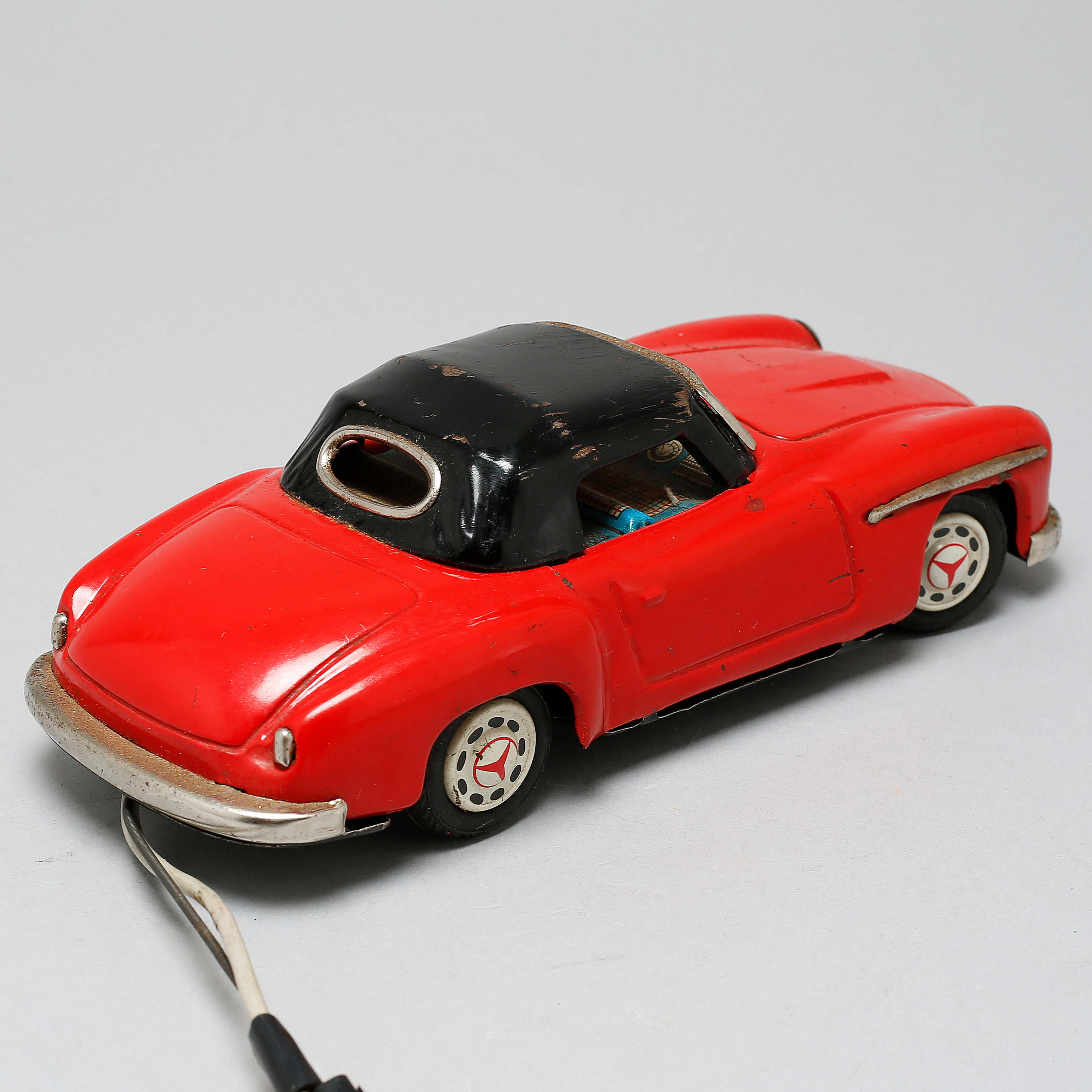 LEKSAKSBIL MED STYRNING, Japan, omkring 1900-talets mitt. - Bukowskis