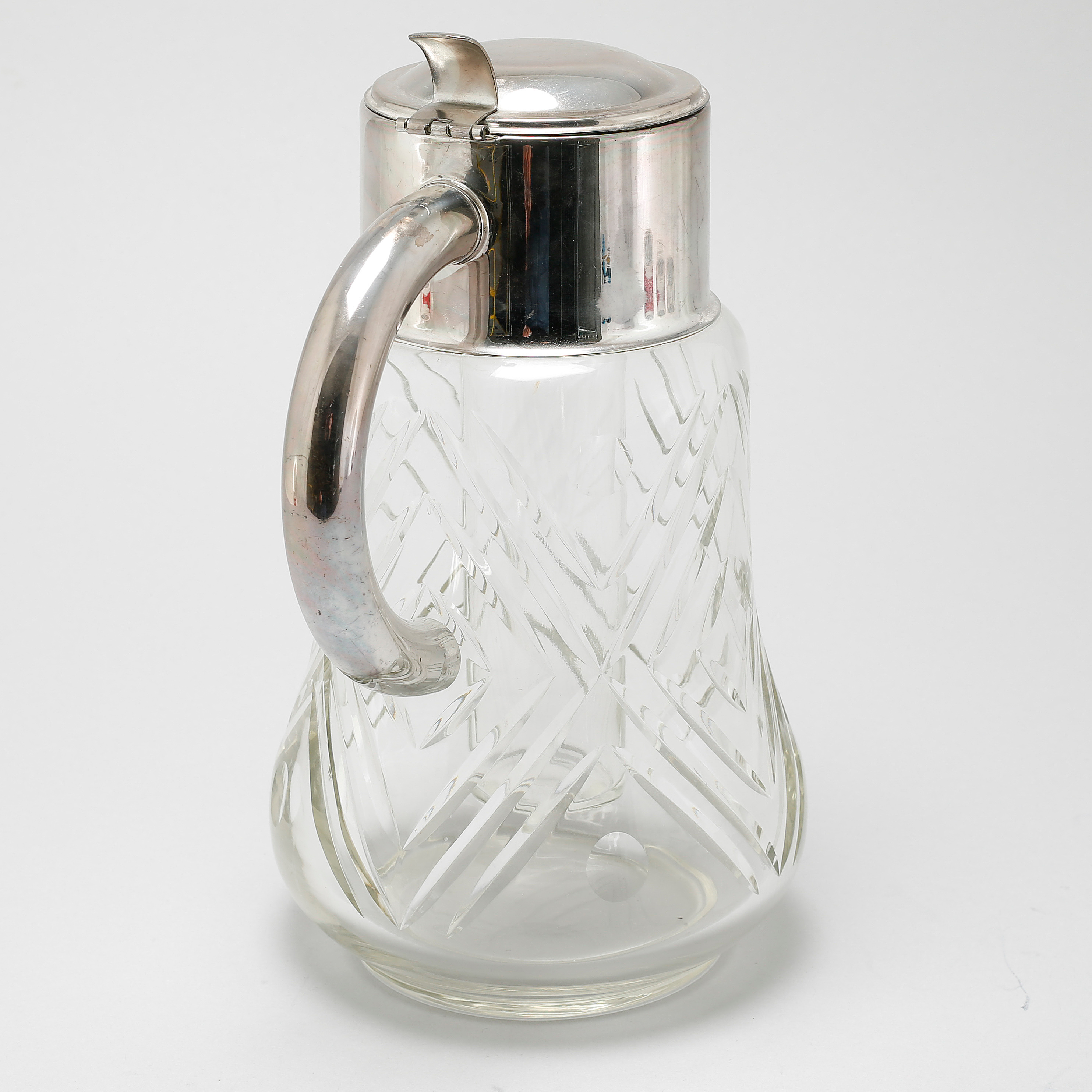 A pitcher with cooler function, round mid 20th century. - Bukowskis