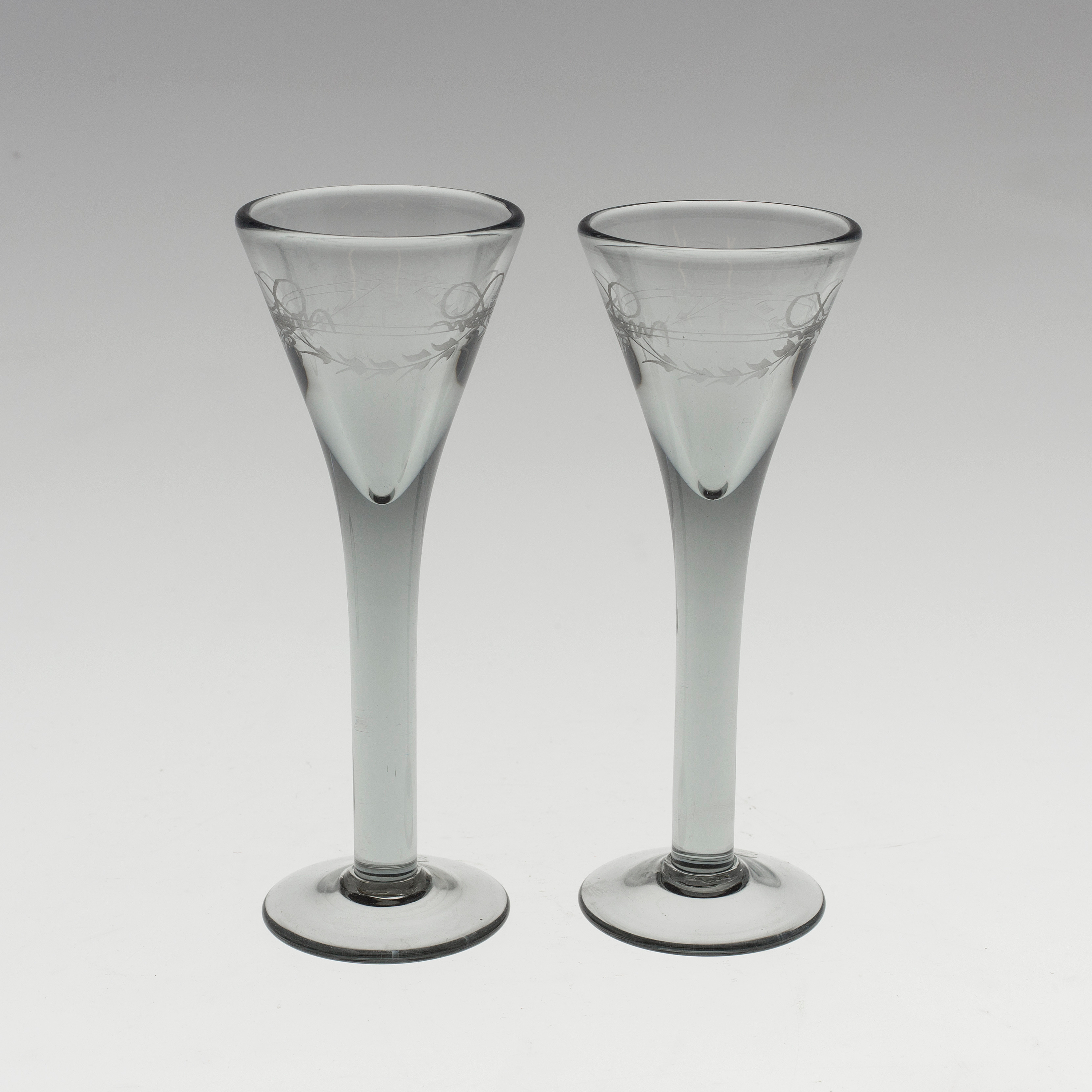 SNAPSGLAS, 12 st, "Antik", Reijmyre. - Bukowskis