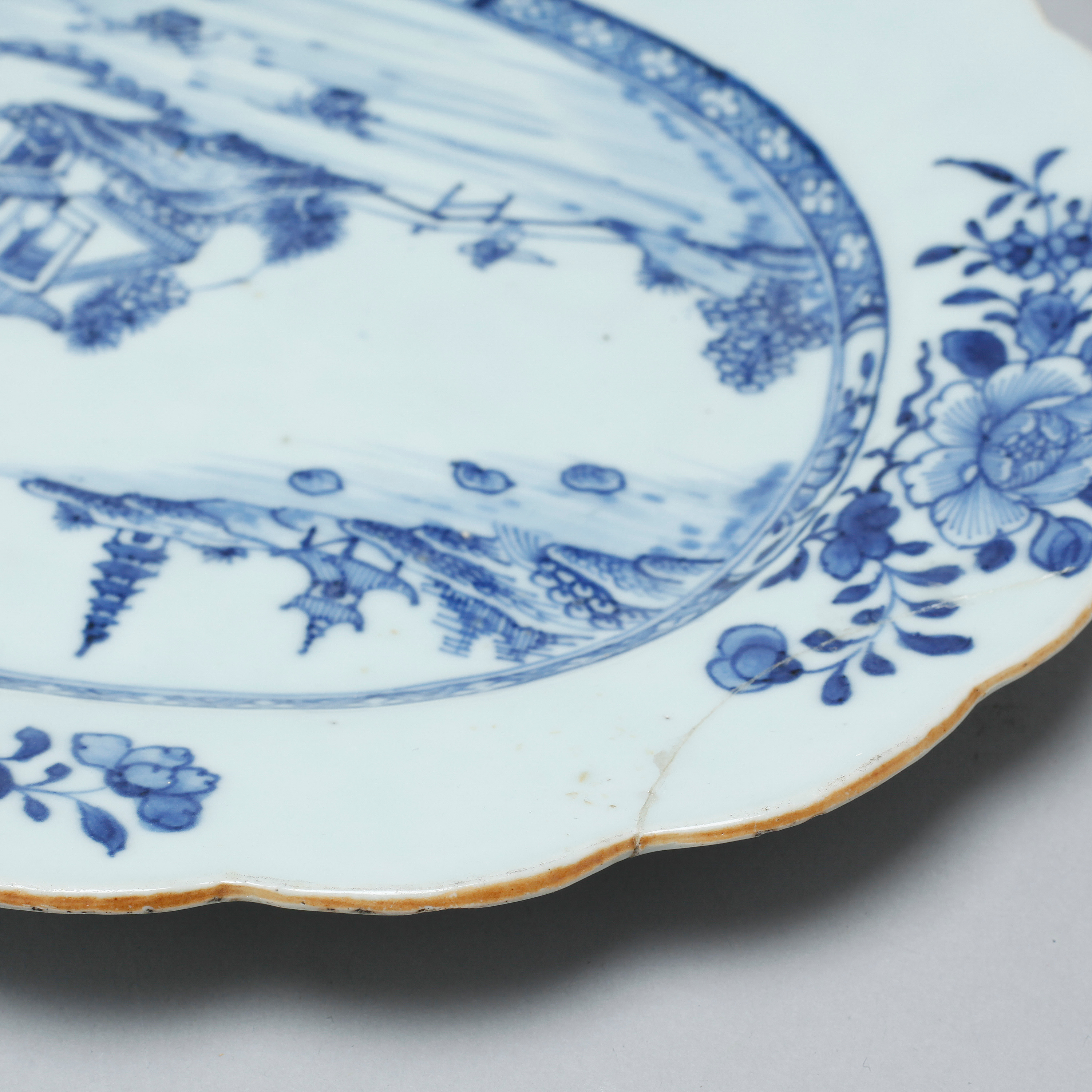 Five porcelian chinese items from the 18th century. - Bukowskis