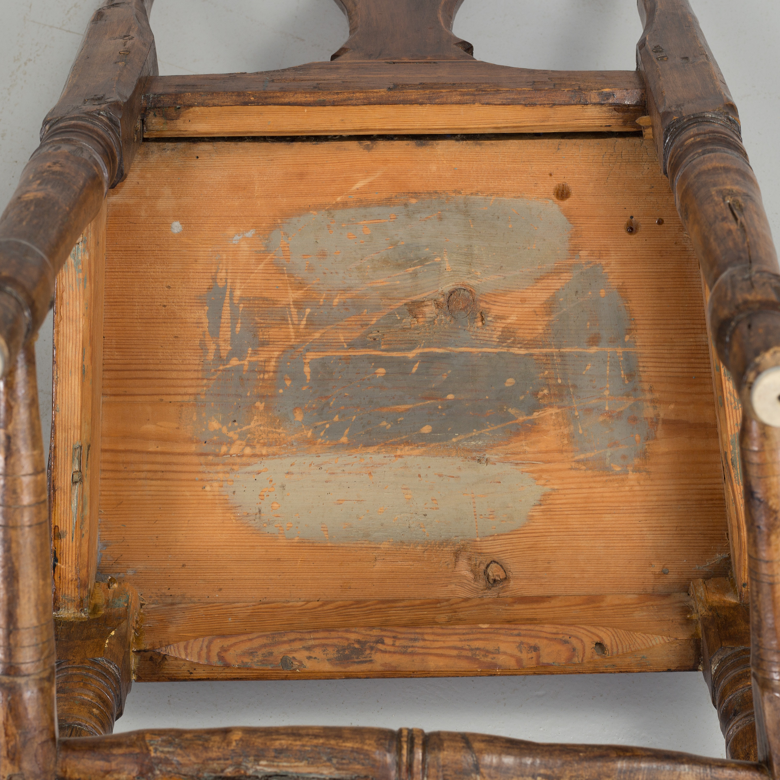 Three 18th century rococo chairs. - Bukowskis