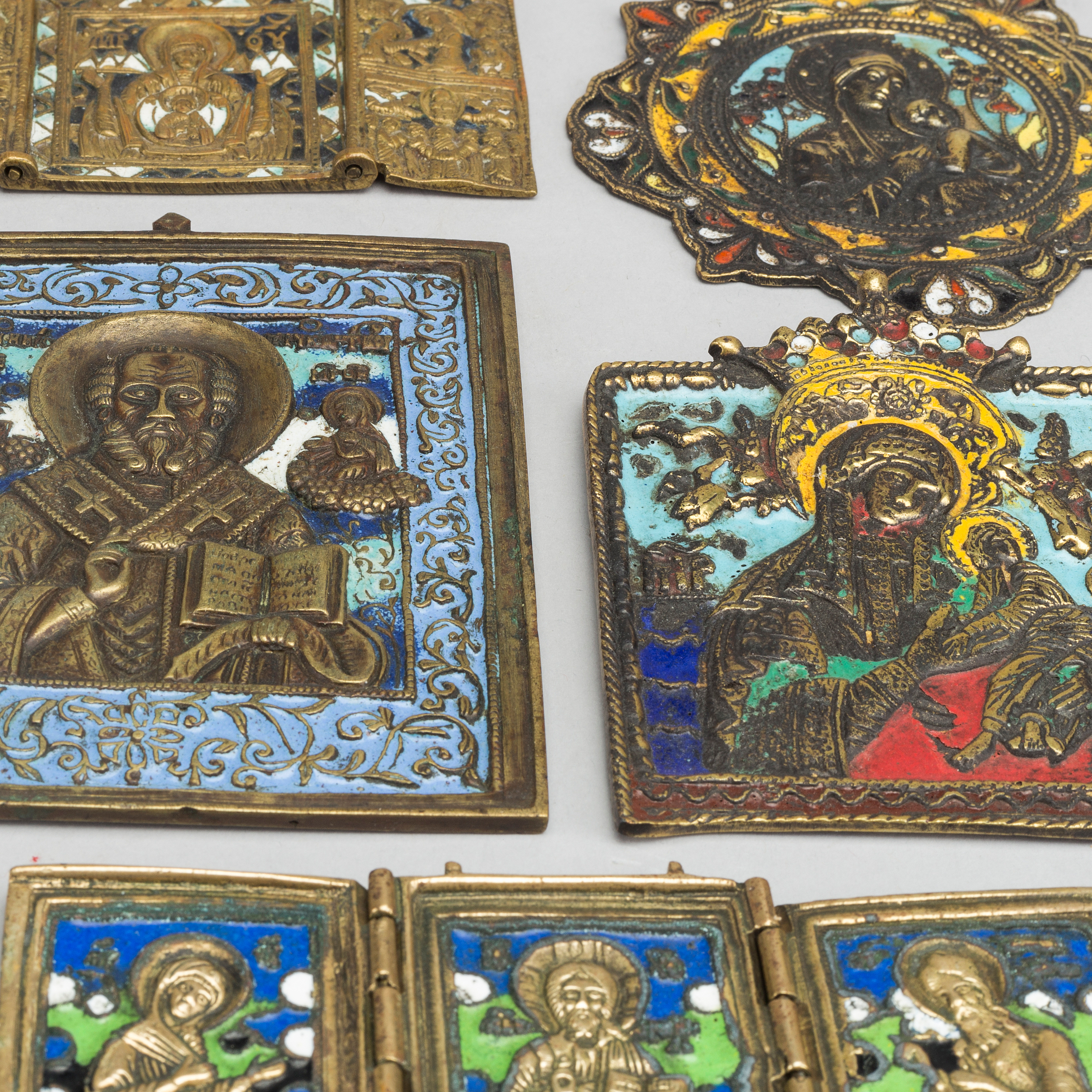 A st of seven Russian brass icons, 20th century. - Bukowskis