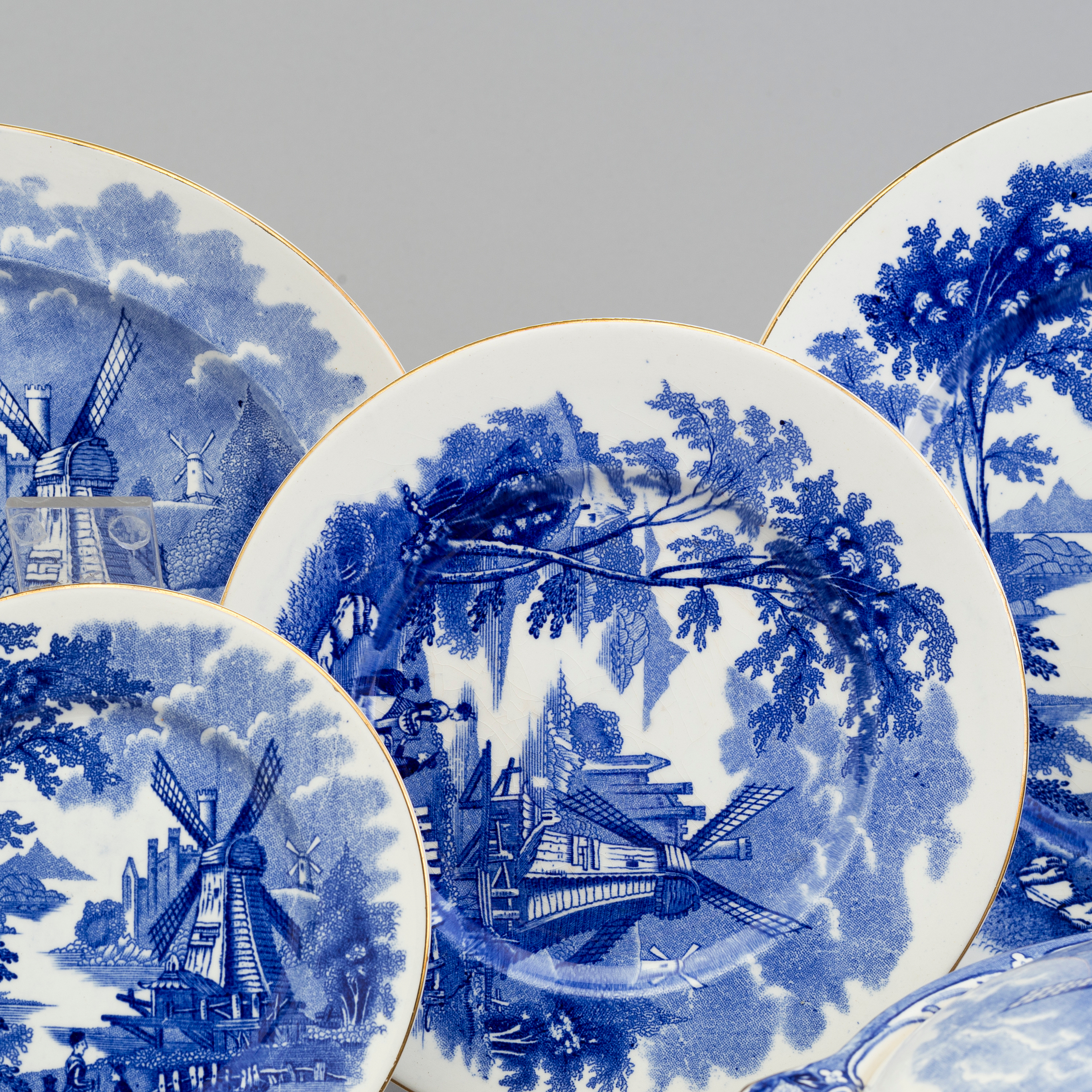 A set of 57 pices porcelain Wildmill, Palissy Ware, England, 20th ...