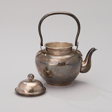 A Korean Silver Tea Pot. - Bukowskis