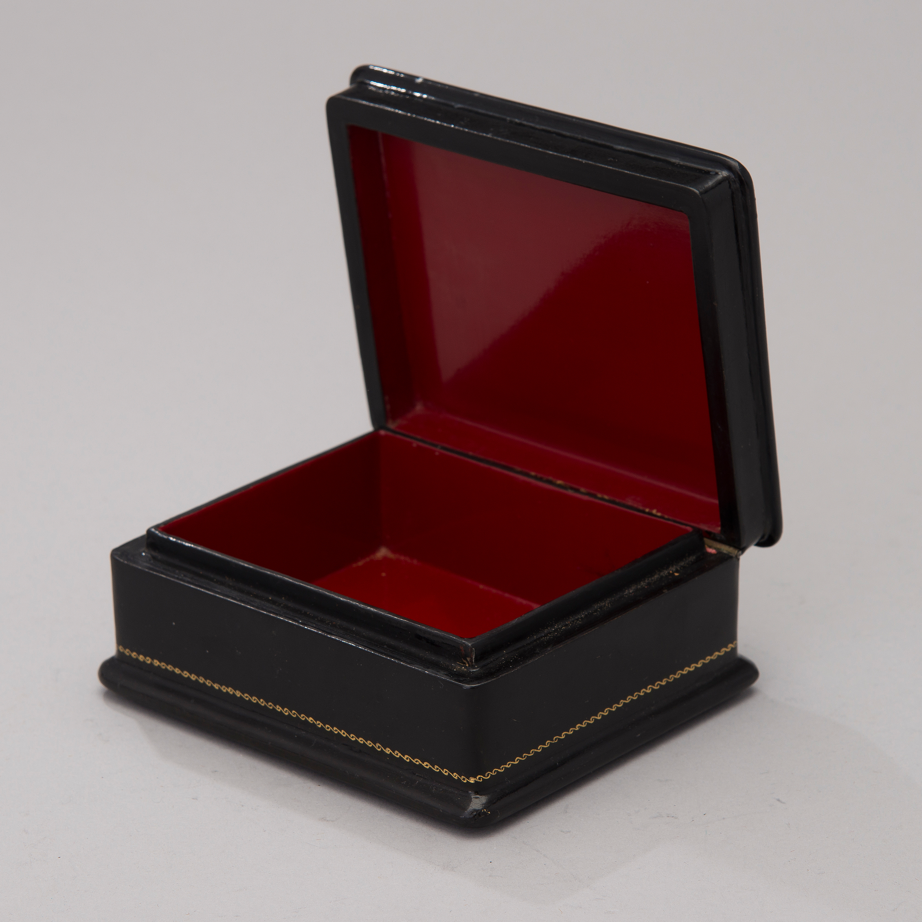 A 1950s Fedoskino Russian Lacquer Box. - Bukowskis