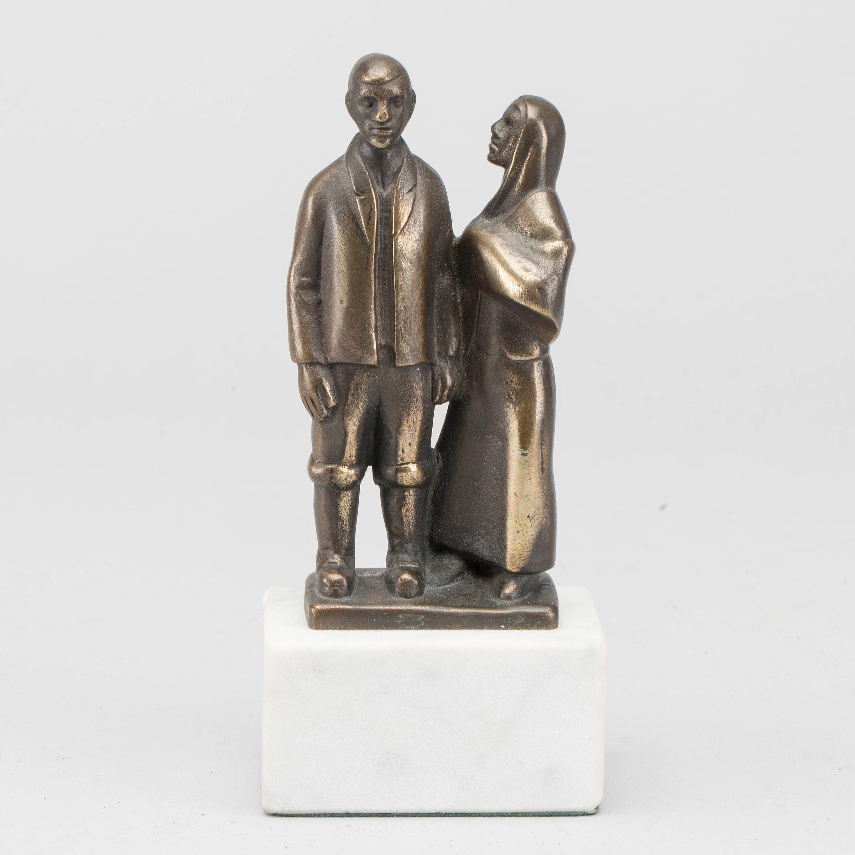 AXEL OLSSON, SCULPTURE, SIGNED. - Bukowskis