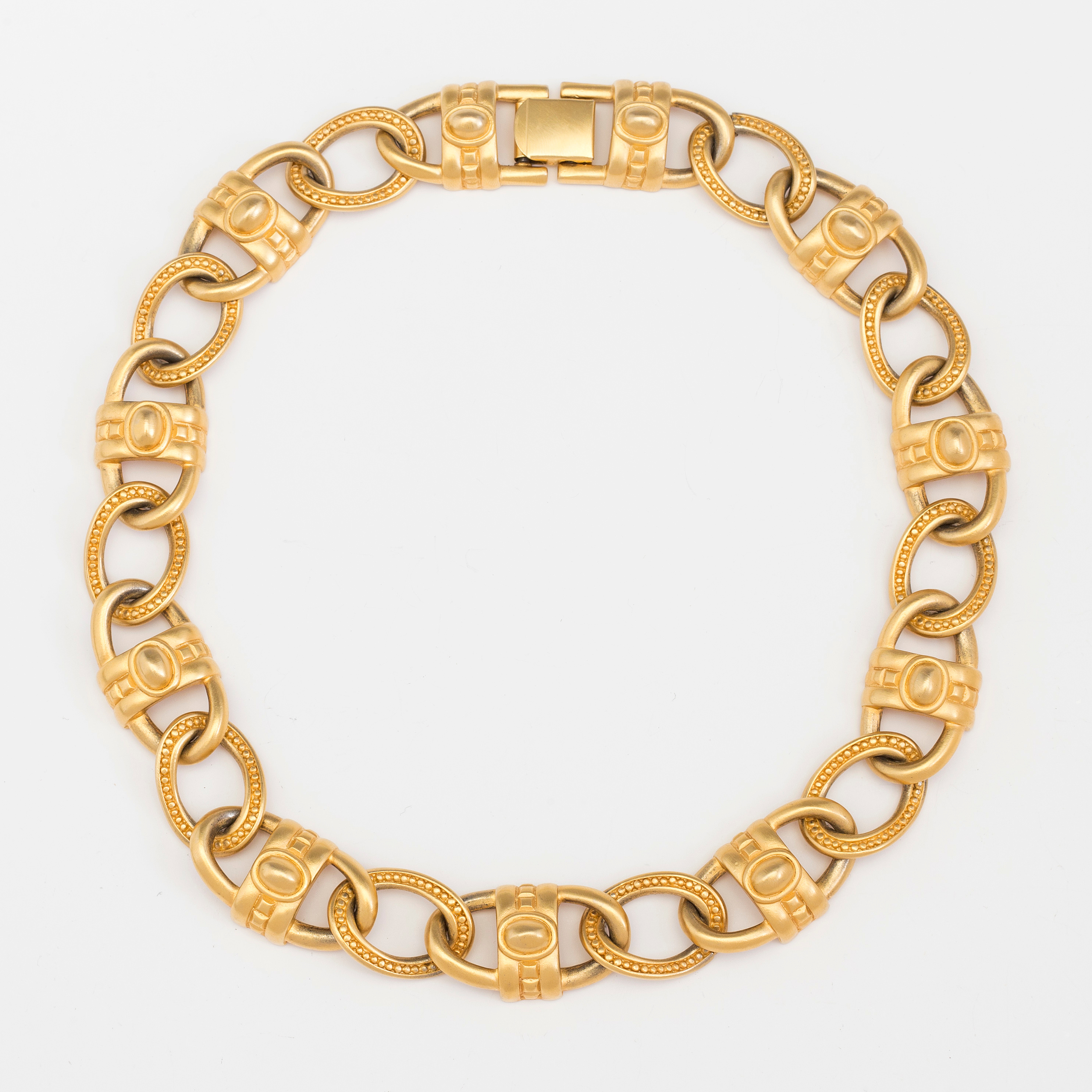 GIVENCHY, NECKLACE, yellow metal i. - Bukowskis