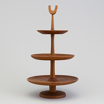 A TEAK CAKE STAND, 1950/60. - Bukowskis