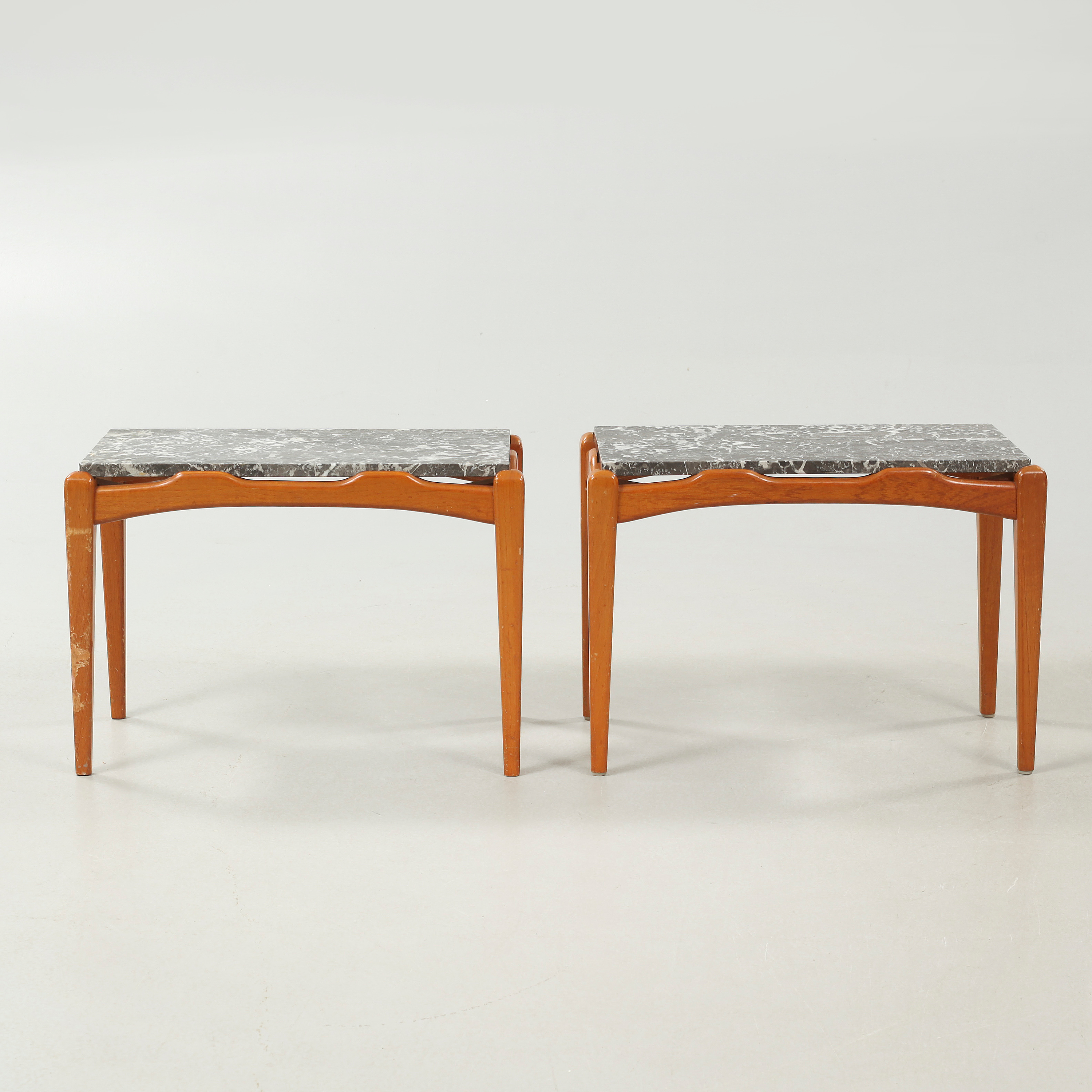 A pair of side tables from the latter half of the 20th century. - Bukowskis