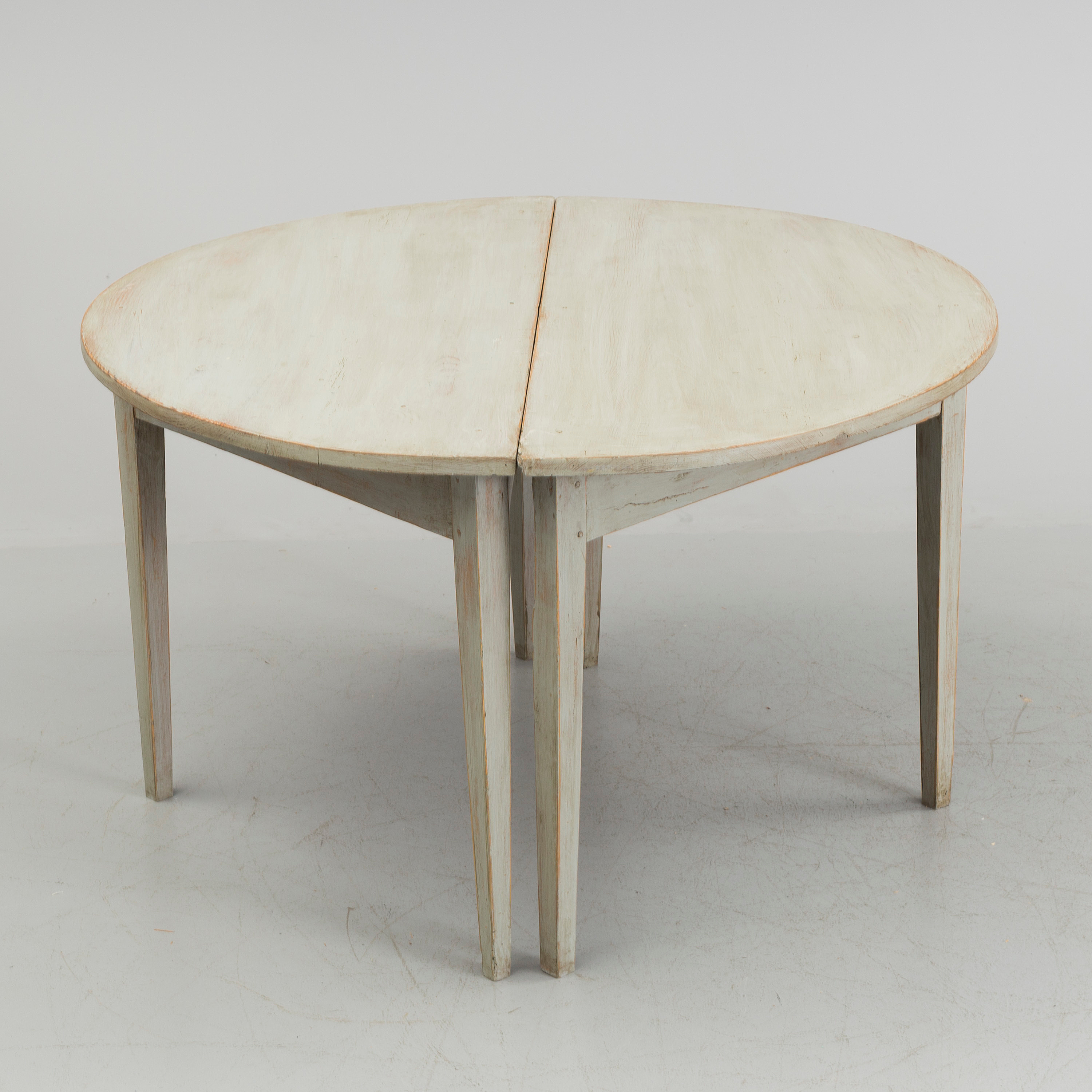 A pair of mid 19th century tables. - Bukowskis