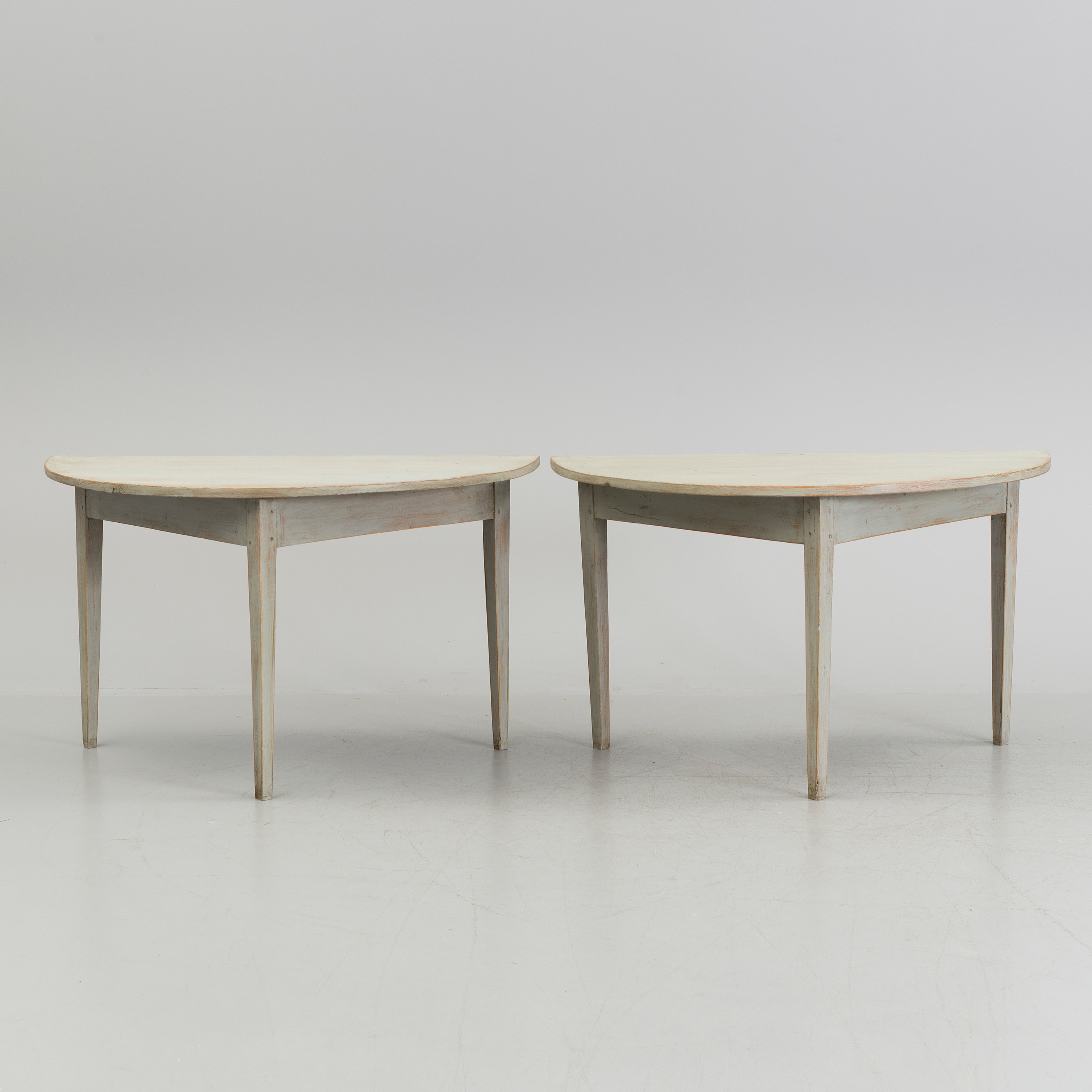 A pair of mid 19th century tables. - Bukowskis