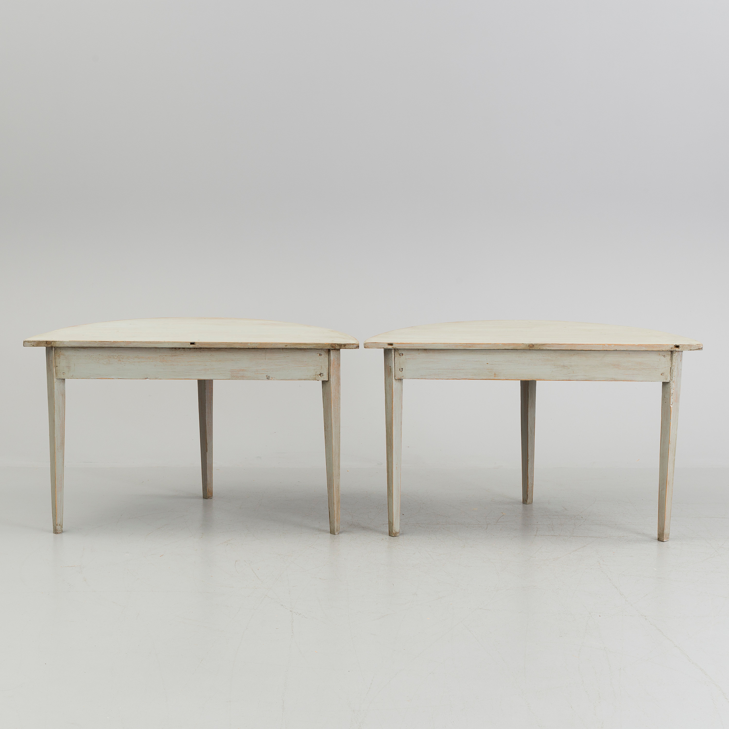 A pair of mid 19th century tables. - Bukowskis