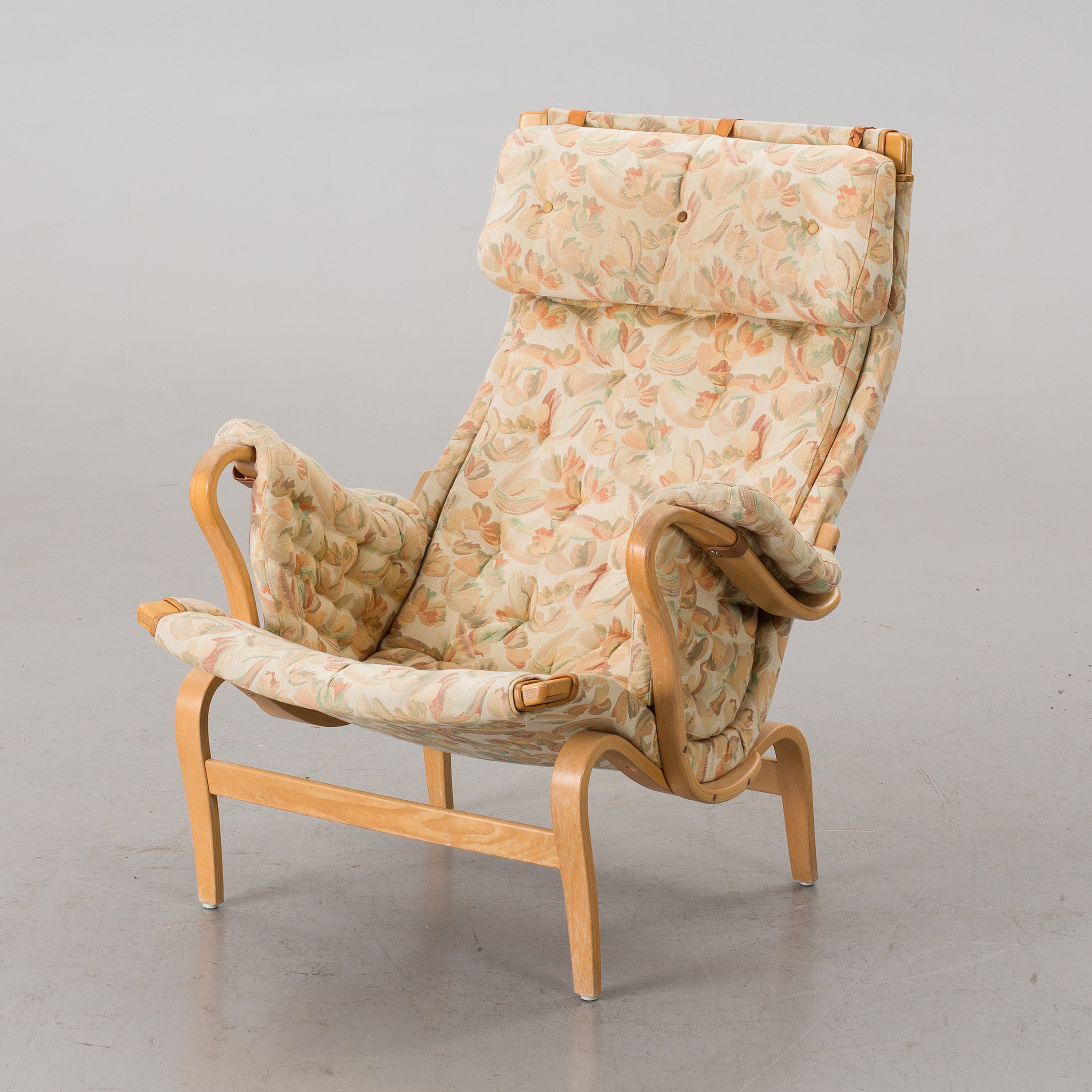 A BRUNO MATHSON ARMCHAIR "PERNILLA" FOR DUX. - Bukowskis