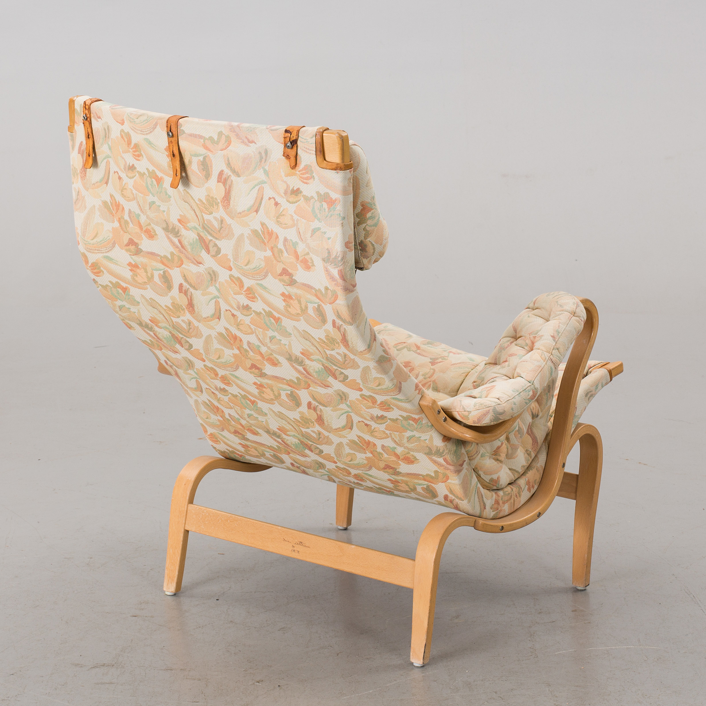 A BRUNO MATHSON ARMCHAIR "PERNILLA" FOR DUX. - Bukowskis