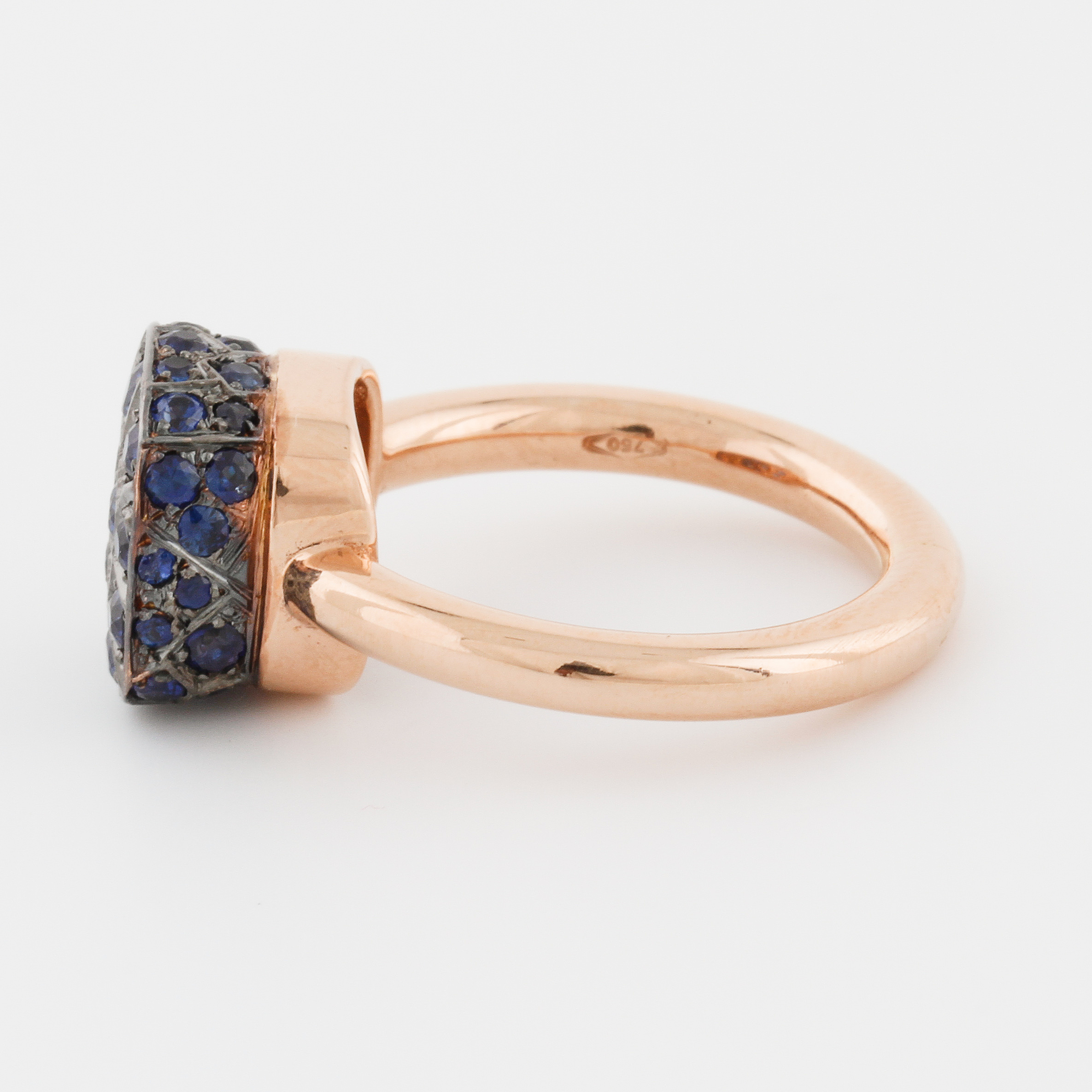 RING, med safirer, Rom, Italien. - Bukowskis