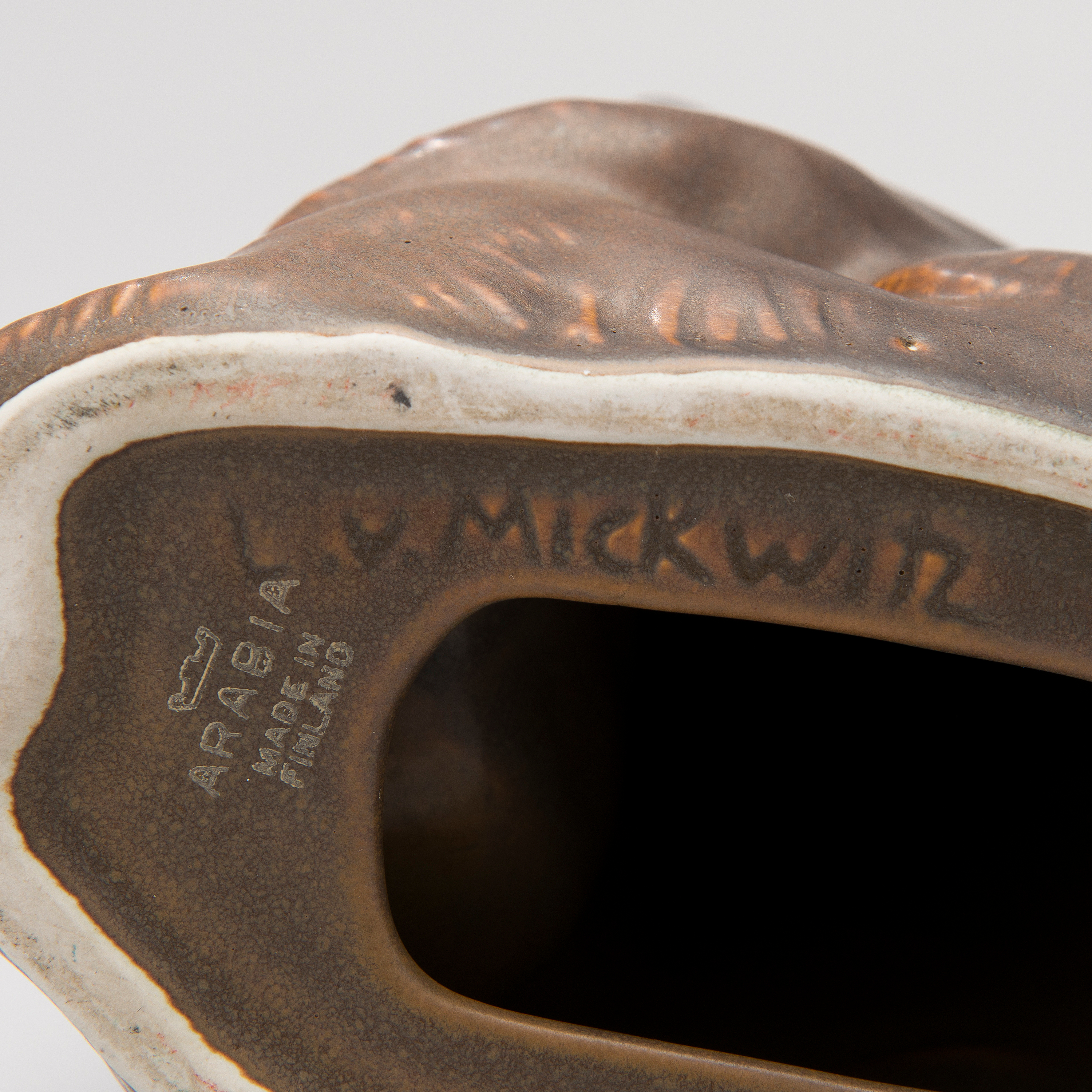 LEA VON MICKWITZ, FIGURIINI, keramiikkaa, massasigneerattu L. v ...