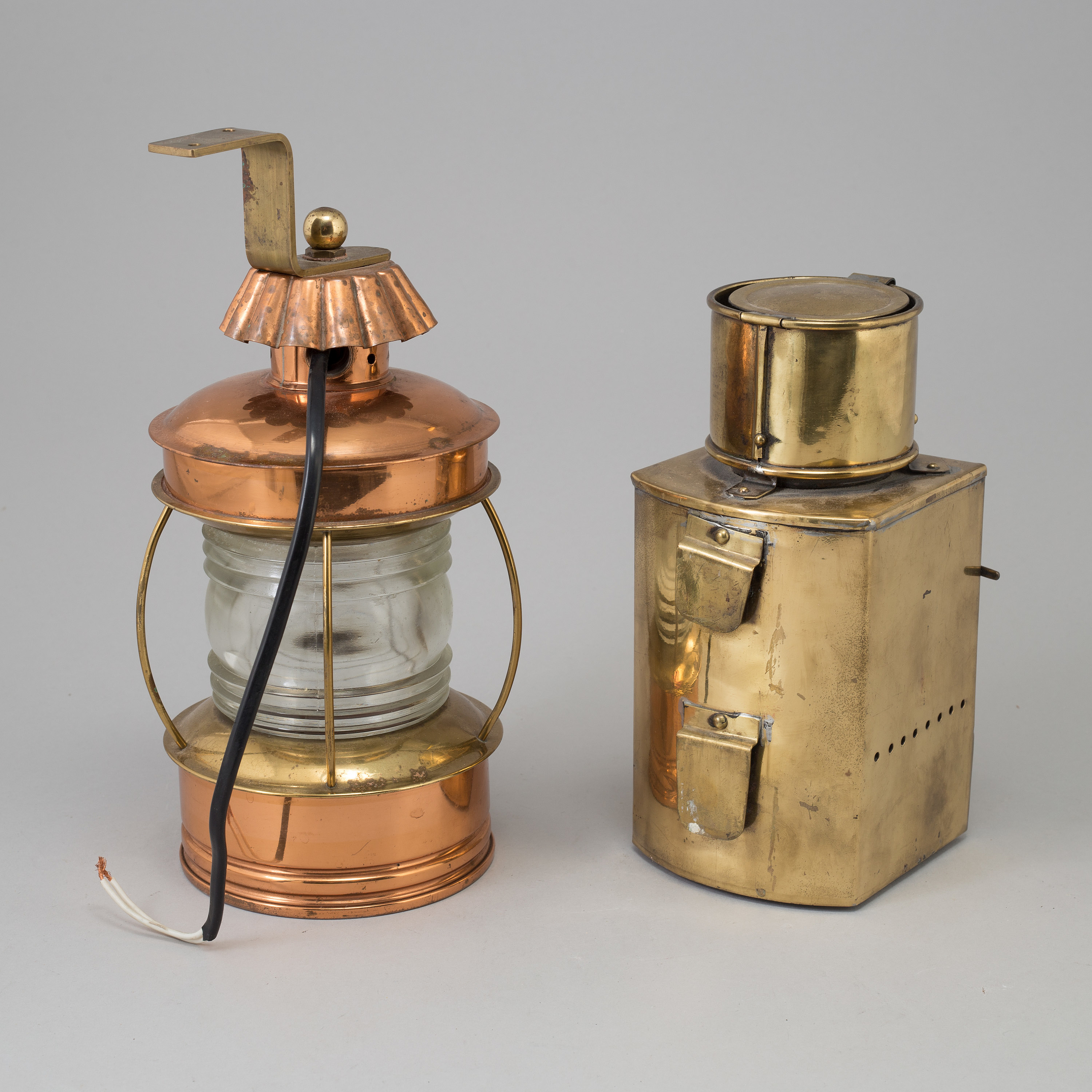 LANTERNOR, 2 st, bland annat Lyth Stockholm, tidigt 1900-tal. - Bukowskis