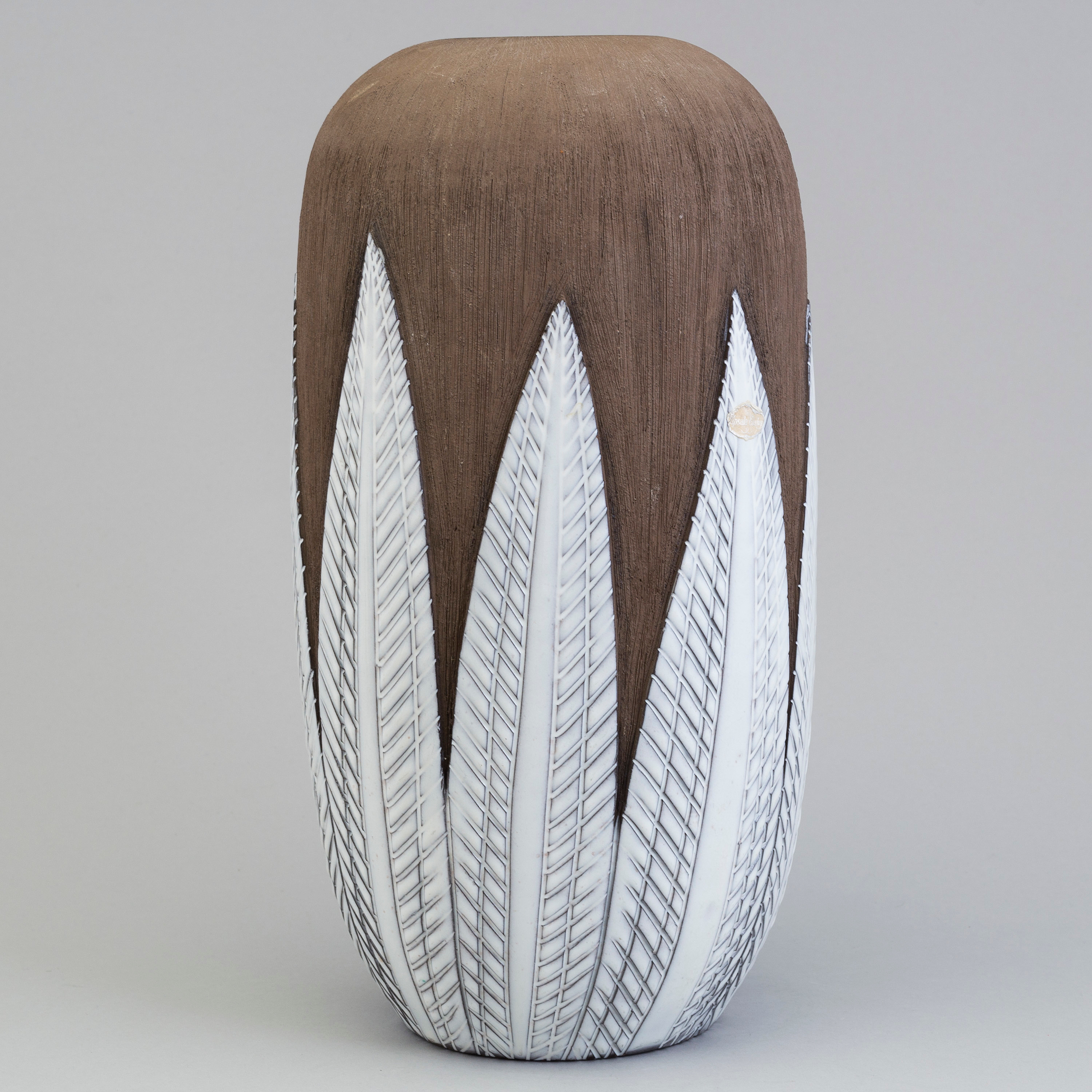 An earthenware vase, "Paprika", Anna-Lisa Thomson, Upsala Ekeby, mid 20th century. - Bukowskis