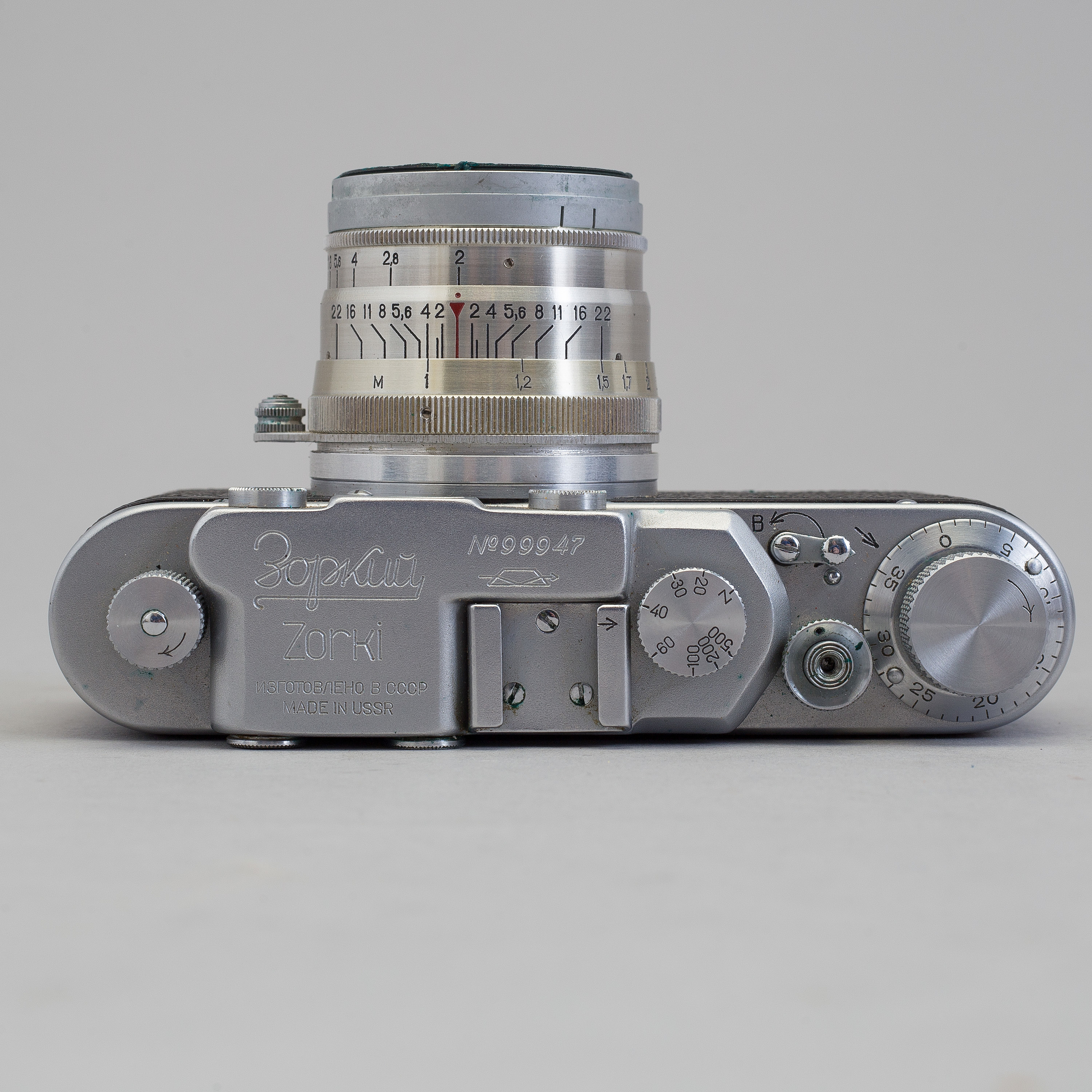 A mid 20th century ZORKI Camera no nr 99947 with a 1:2 F= 5 cm lens ...