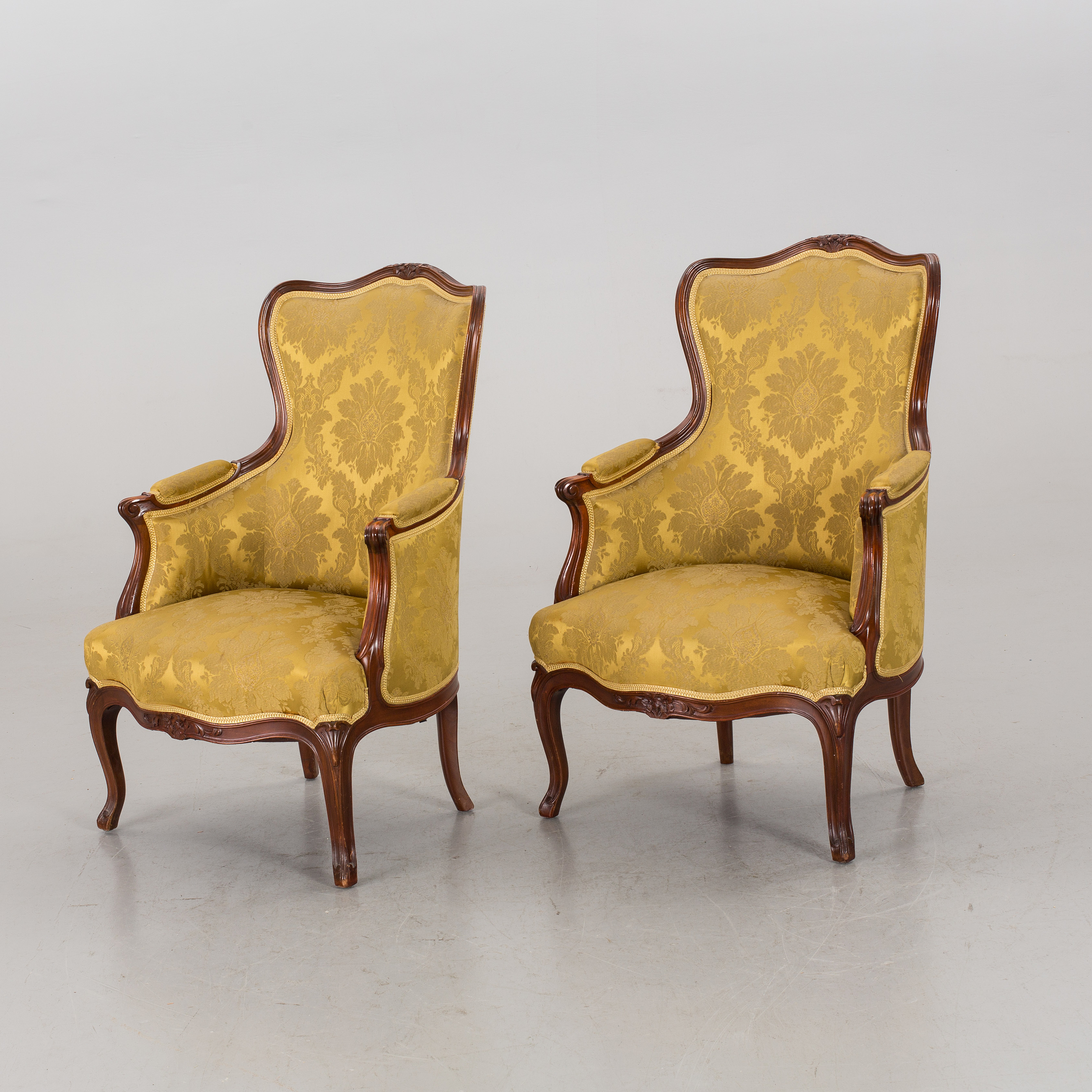 A PAIR OF ROCOCO STYLE ARMCHAIRS, 20th century. - Bukowskis