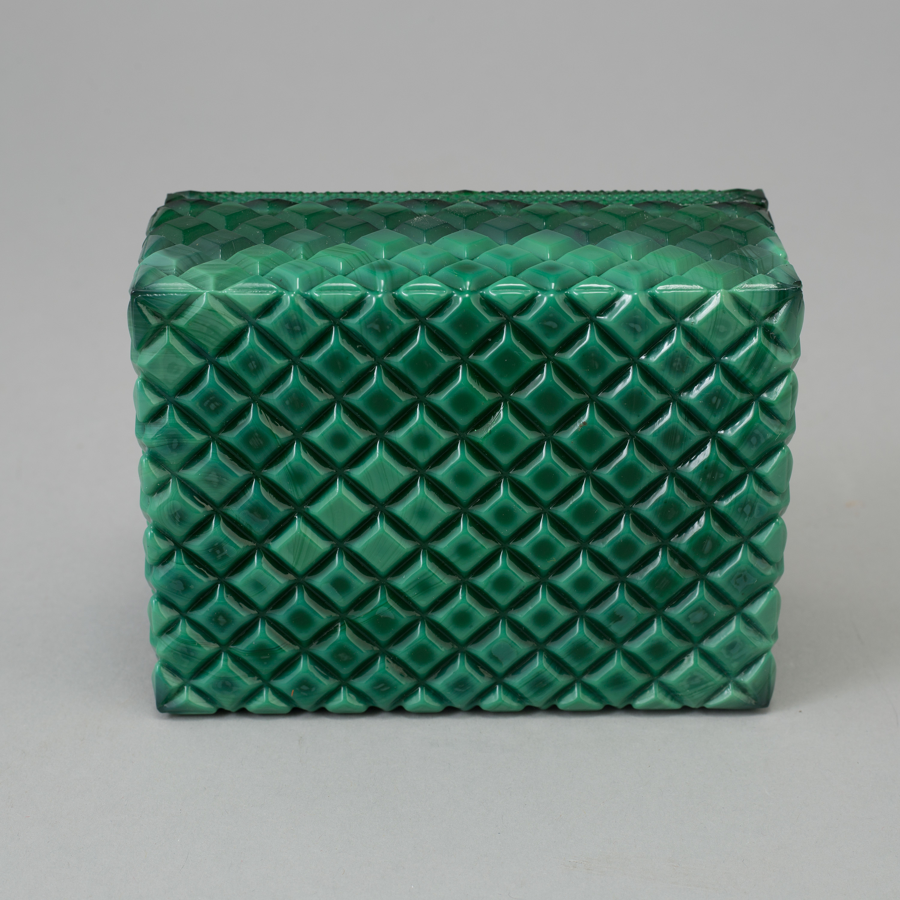 A first half of the 20th century box with lid. - Bukowskis