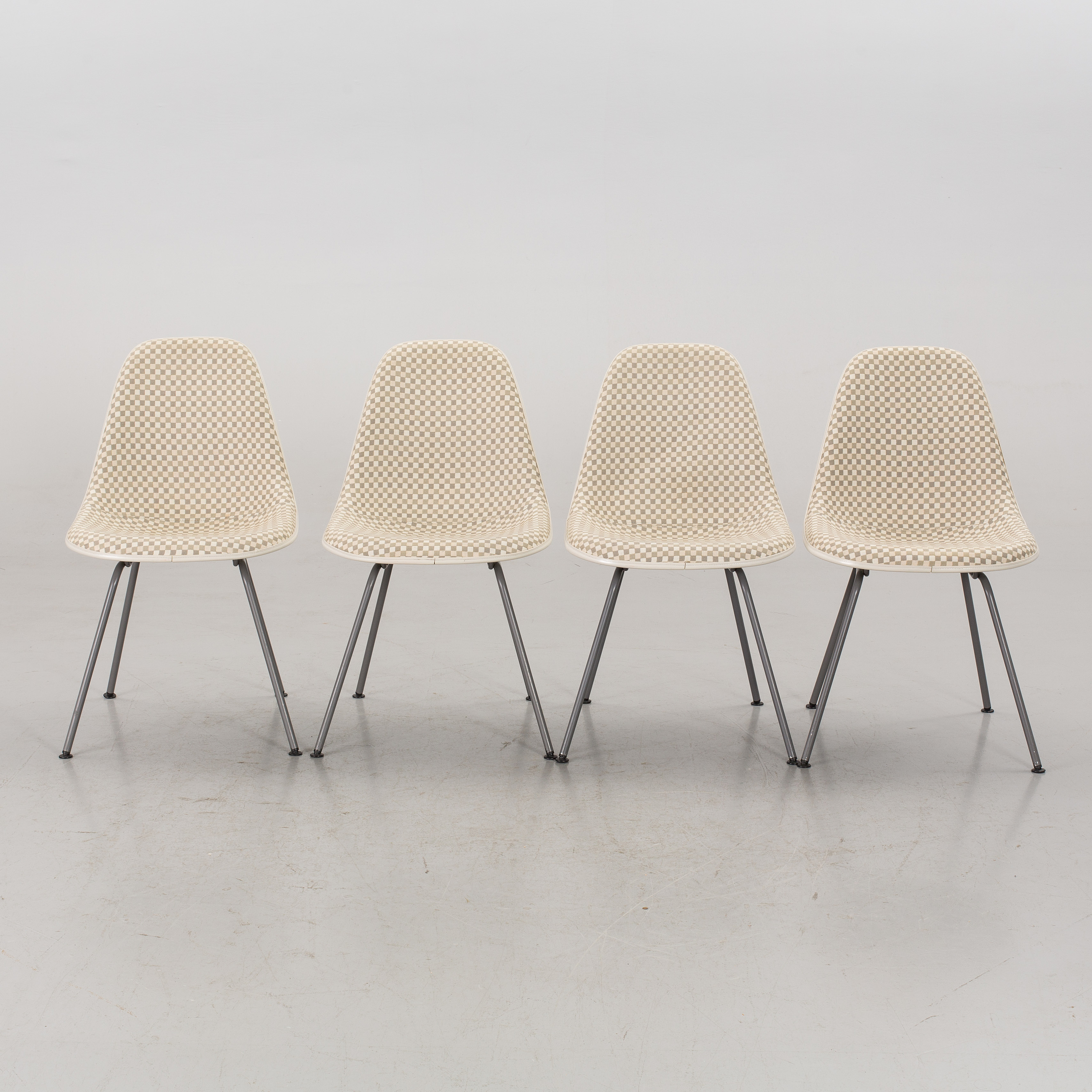 STOLAR, 4 st "DSX", Charles & Ray Eames, Herman Miller USA, 1900-talets ...