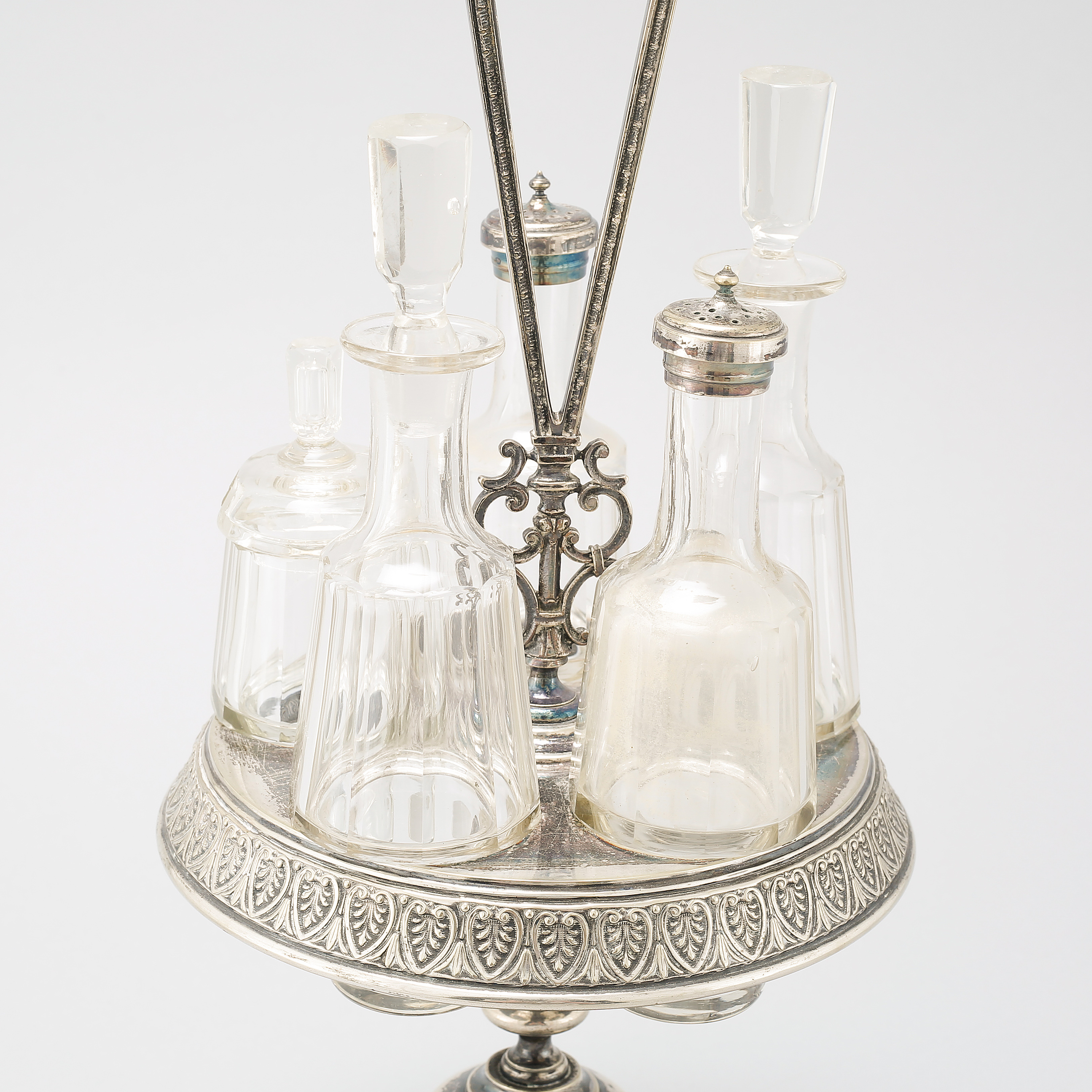 A late 19th century cruet stand. - Bukowskis