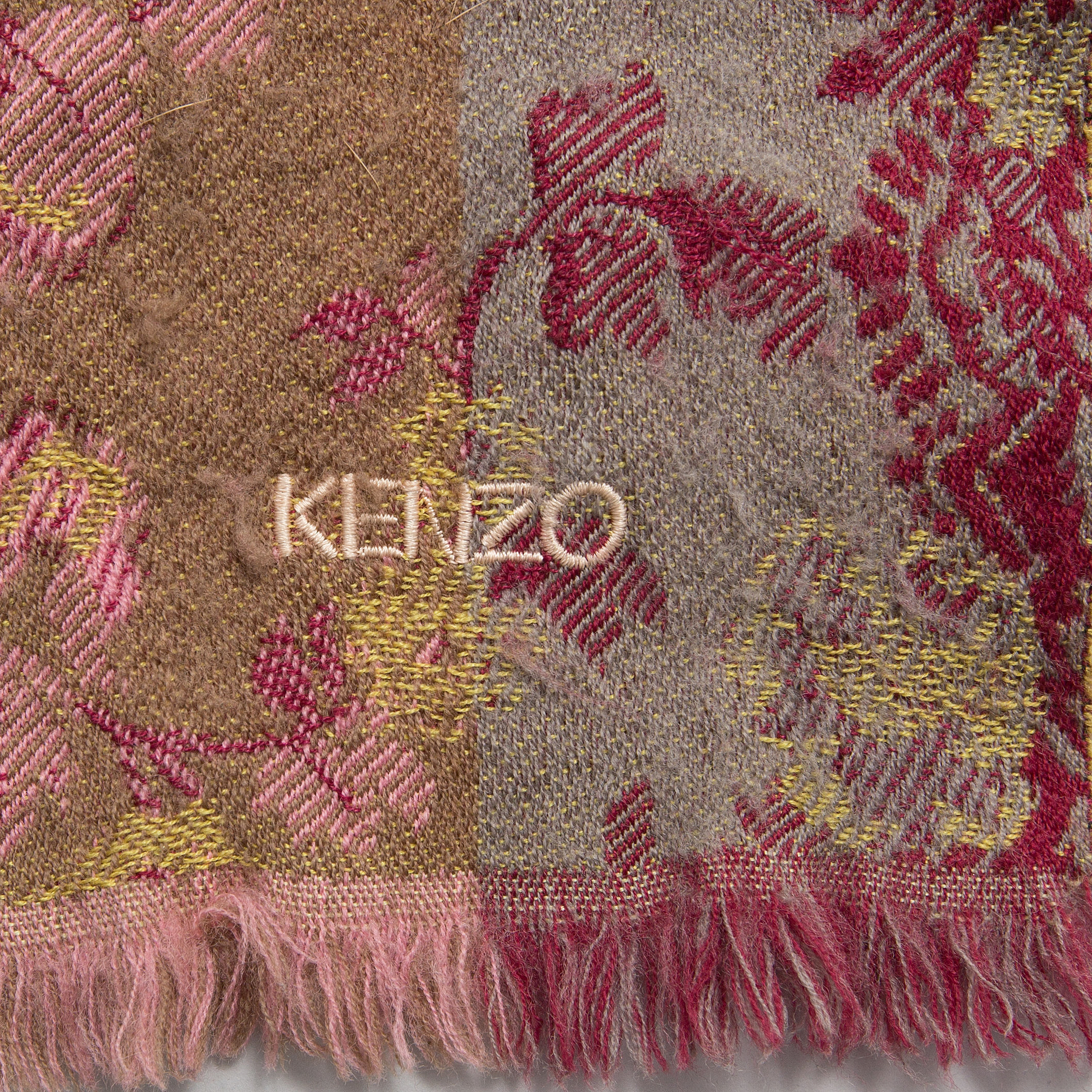 A Kenzo scarf. - Bukowskis