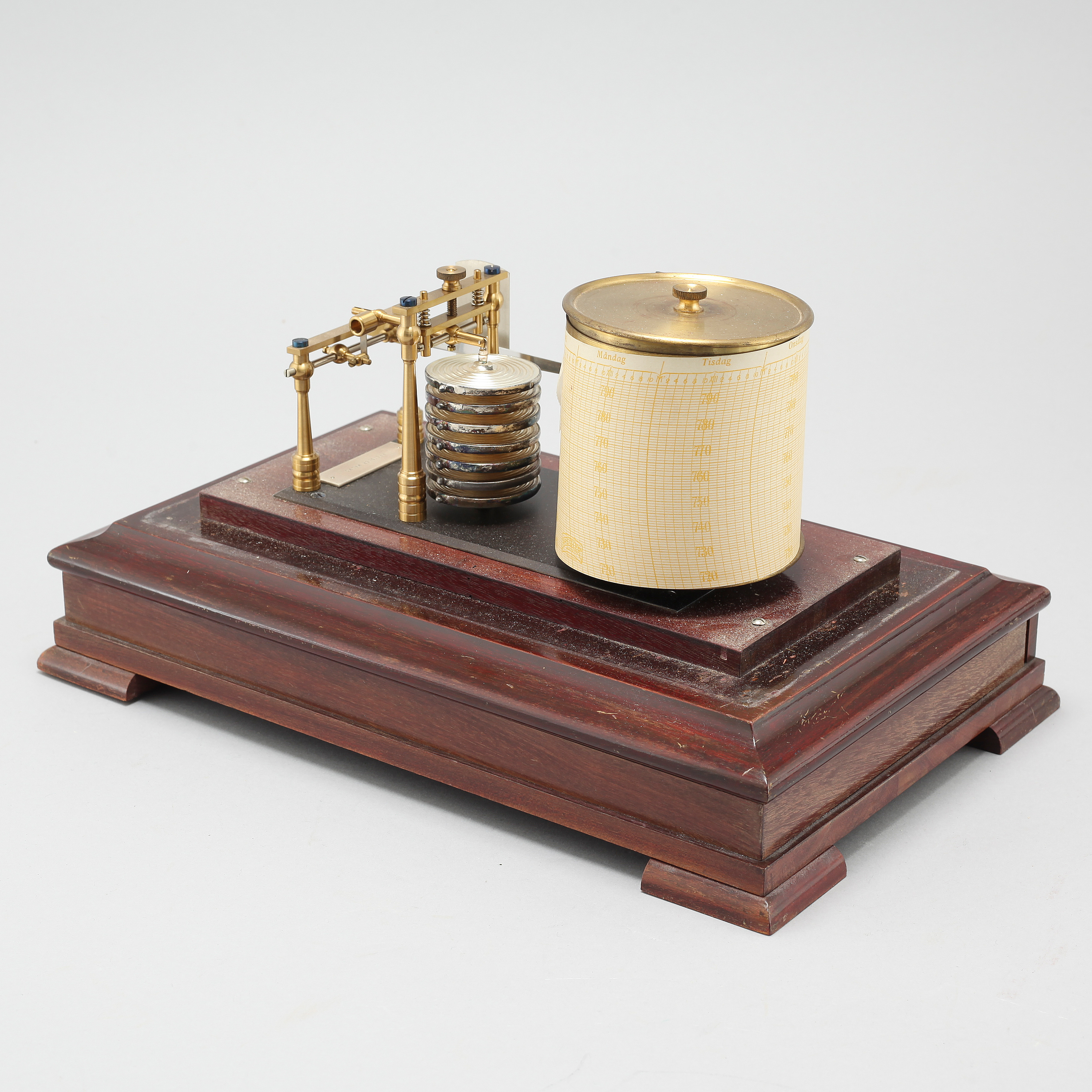 A barograf from the first half of the 20th century. - Bukowskis