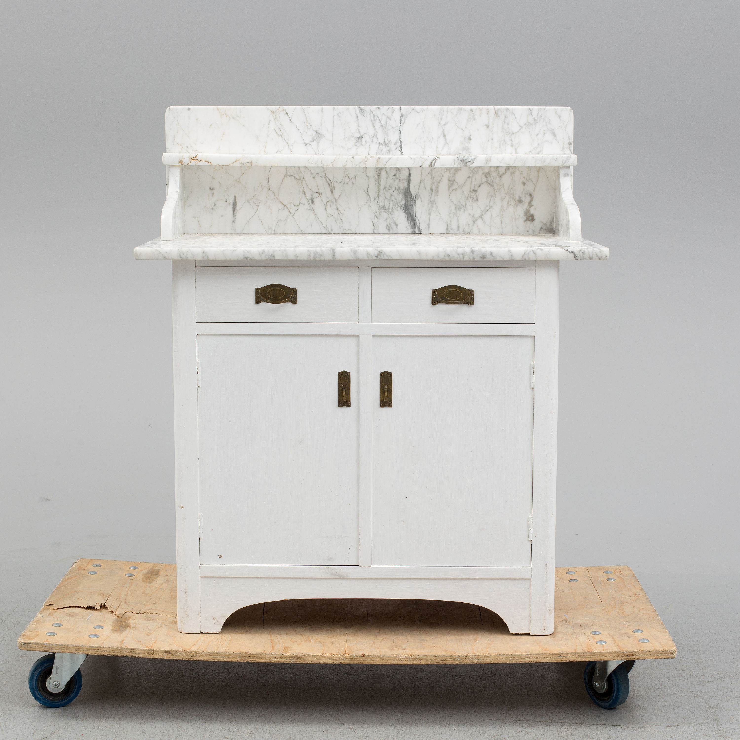 KOMMOD, jugend, 1900-talet början. - Bukowskis