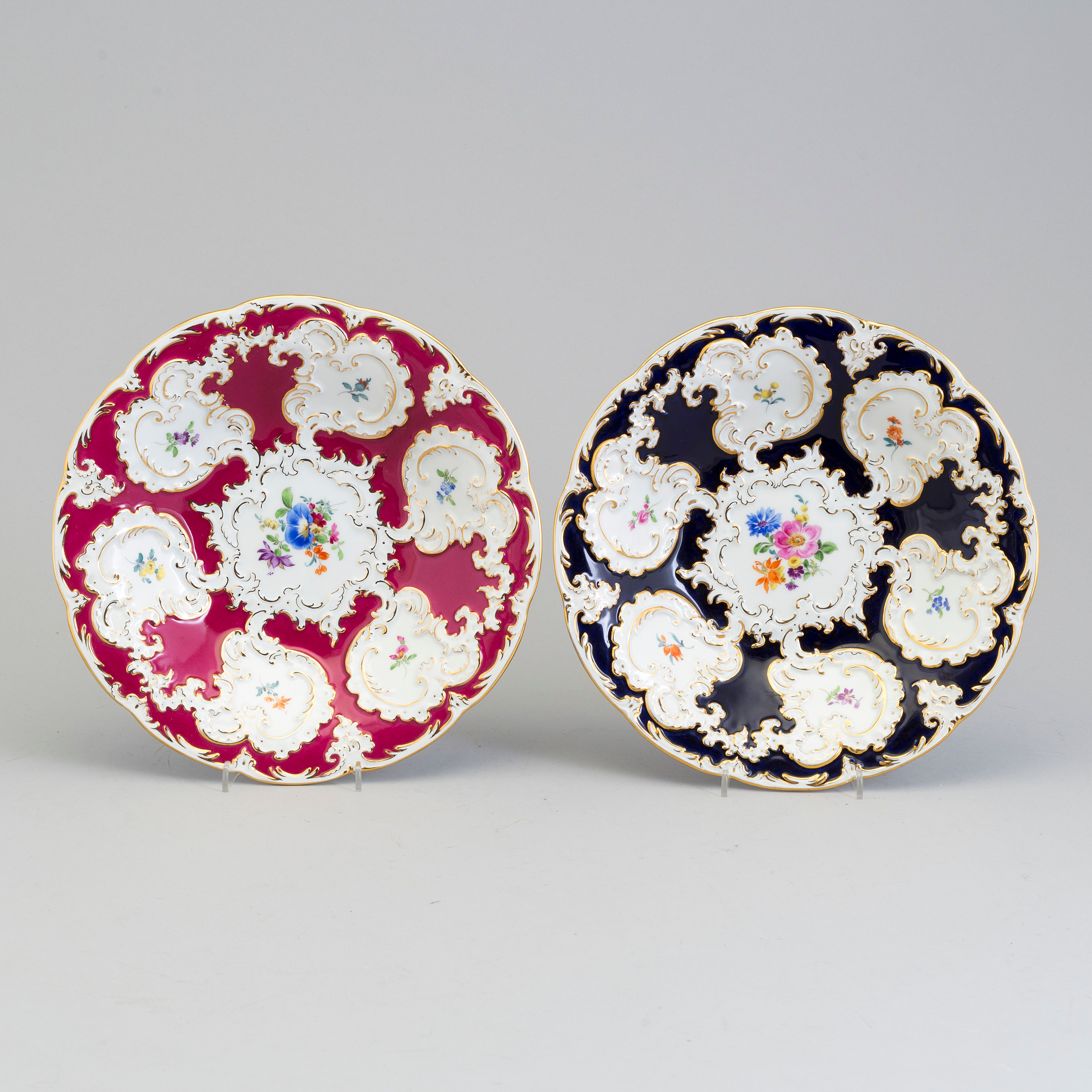 Two MEISSEN PORCELAIN PLATES, 20th century. - Bukowskis